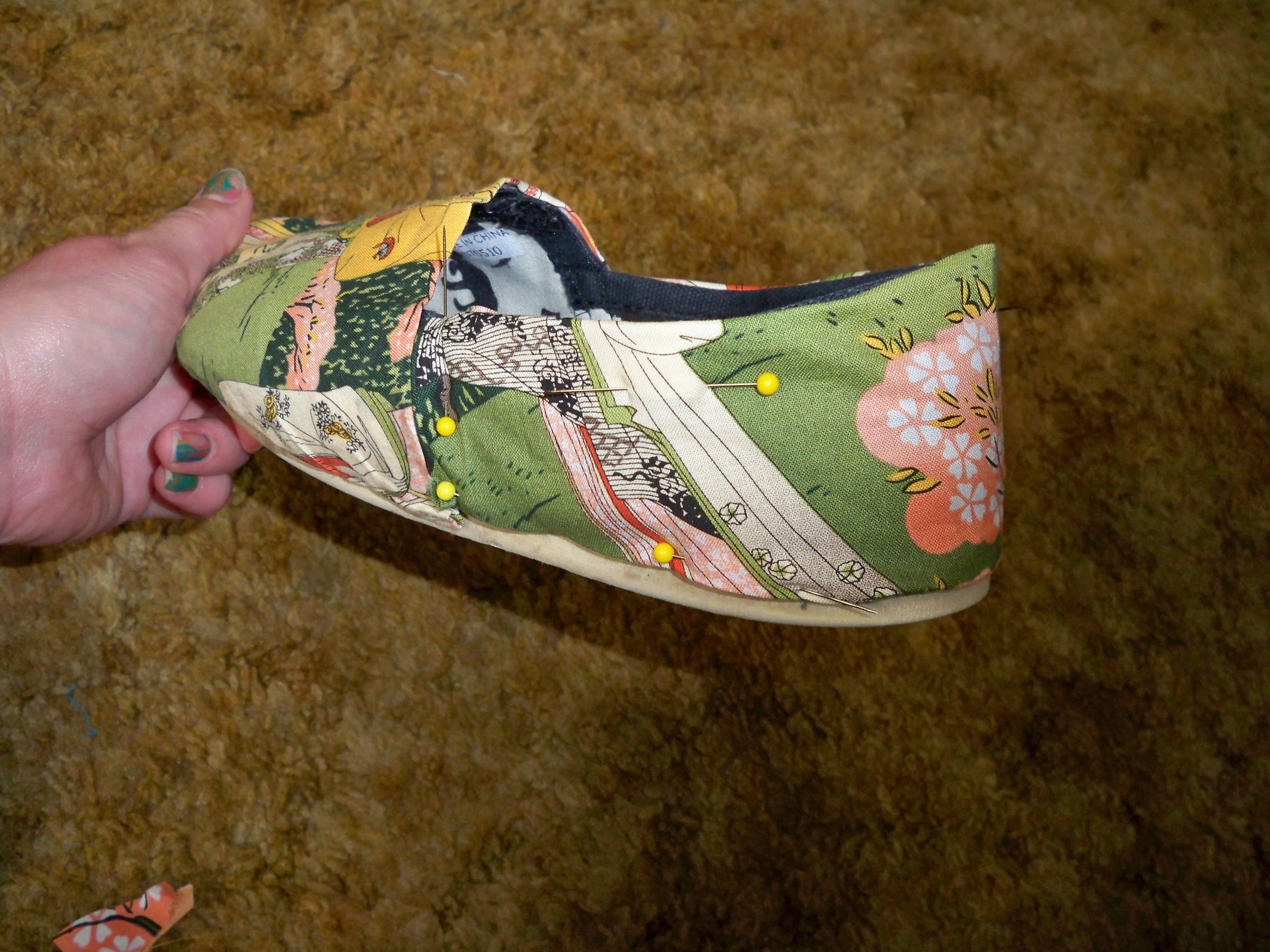 Customize Your Shoes! (Toms) : 3 Steps (with Pictures) - Instructables