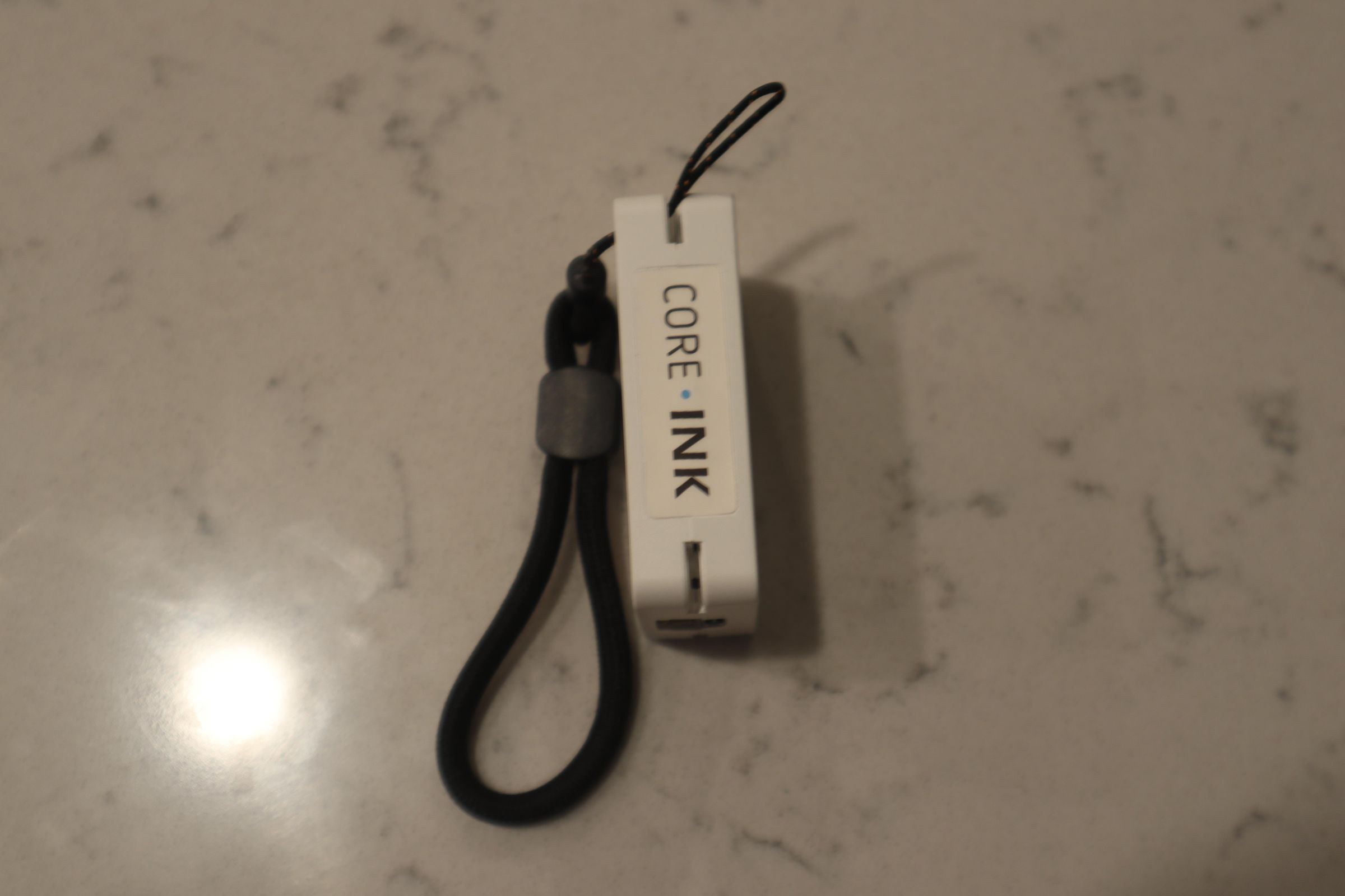 Making an E-ink ESP32 Credit Card Skimmer Detecting Keychain : 10 Steps ...