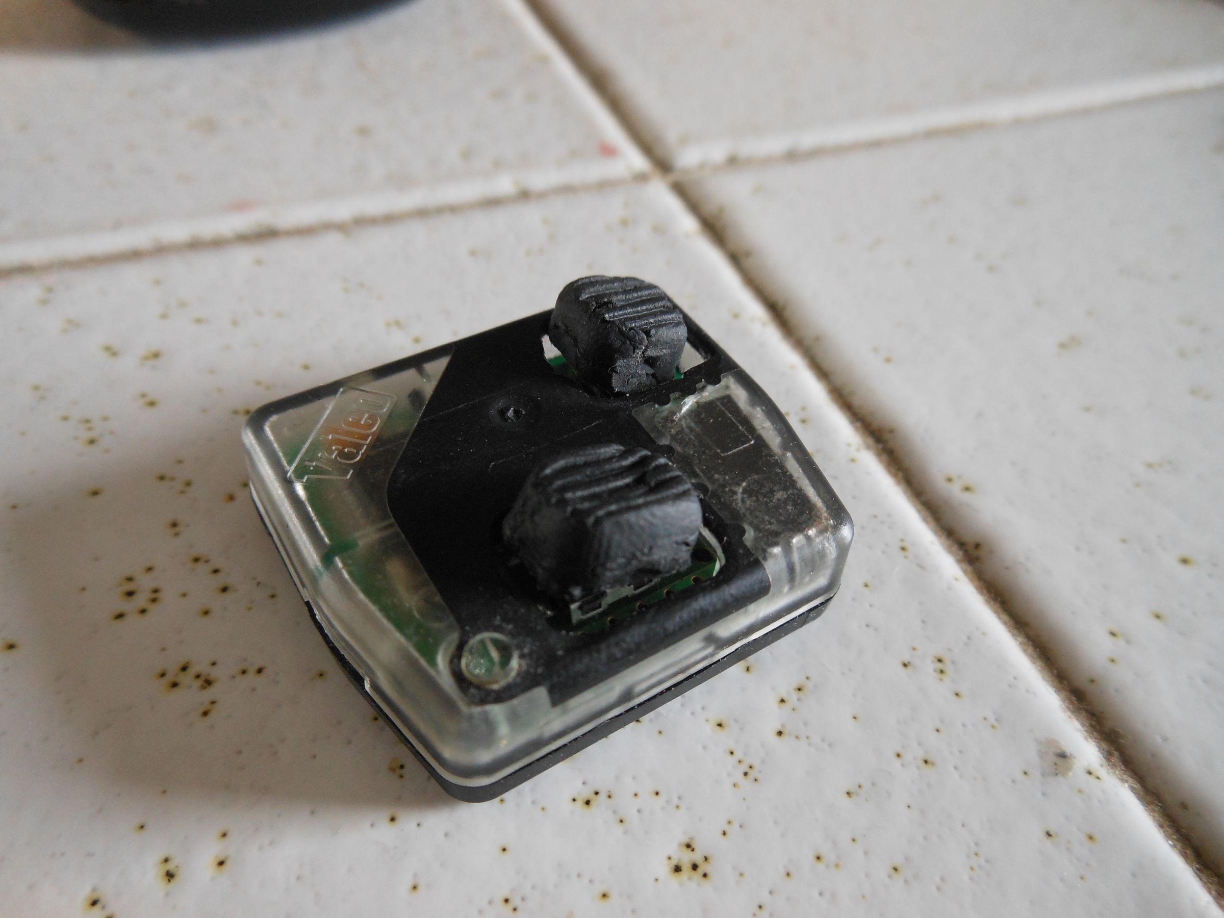 Car Keys Buttons Replacement : 5 Steps (with Pictures) - Instructables