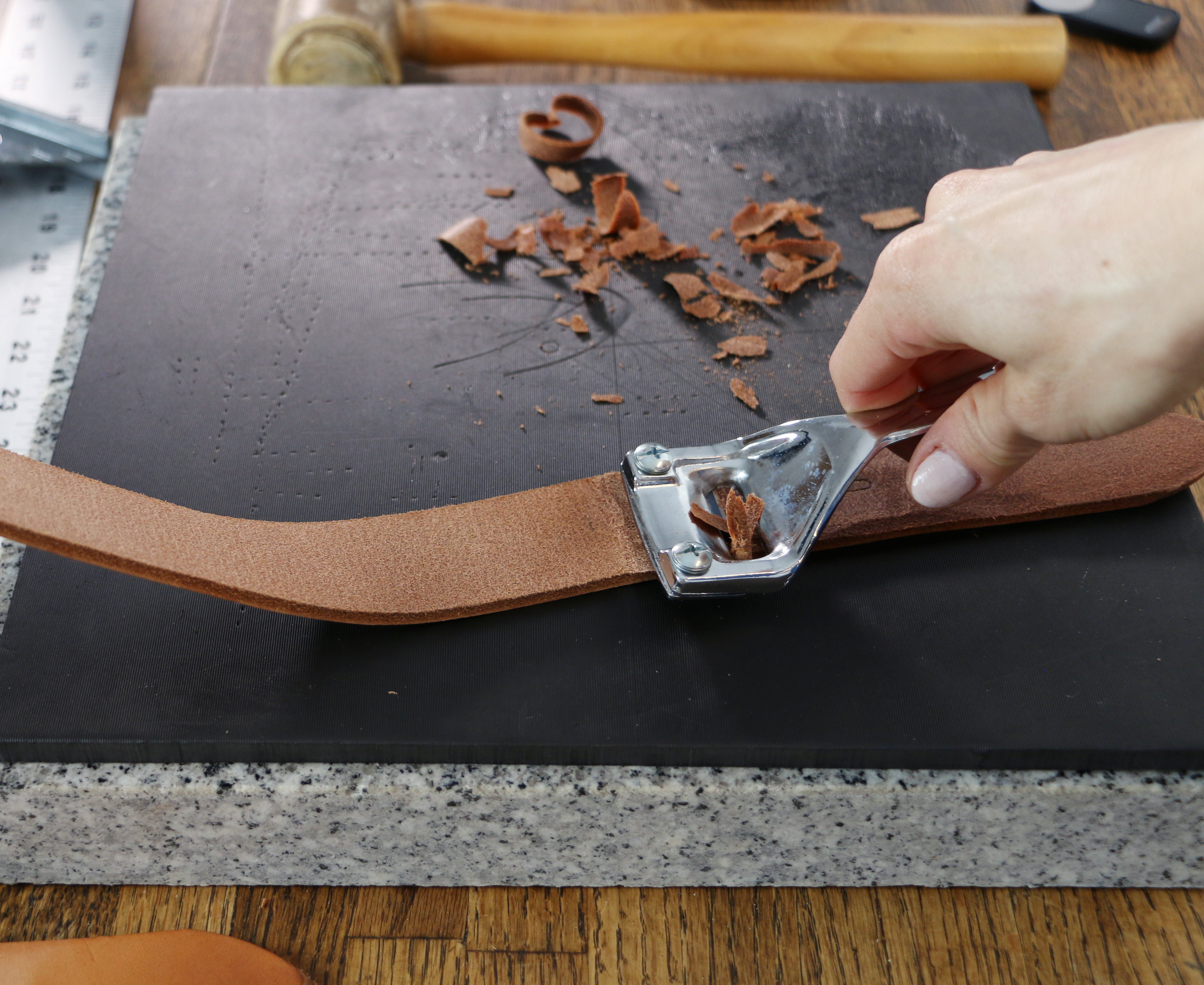 How to Make a Leather Belt - DIY : 8 Steps (with Pictures) - Instructables