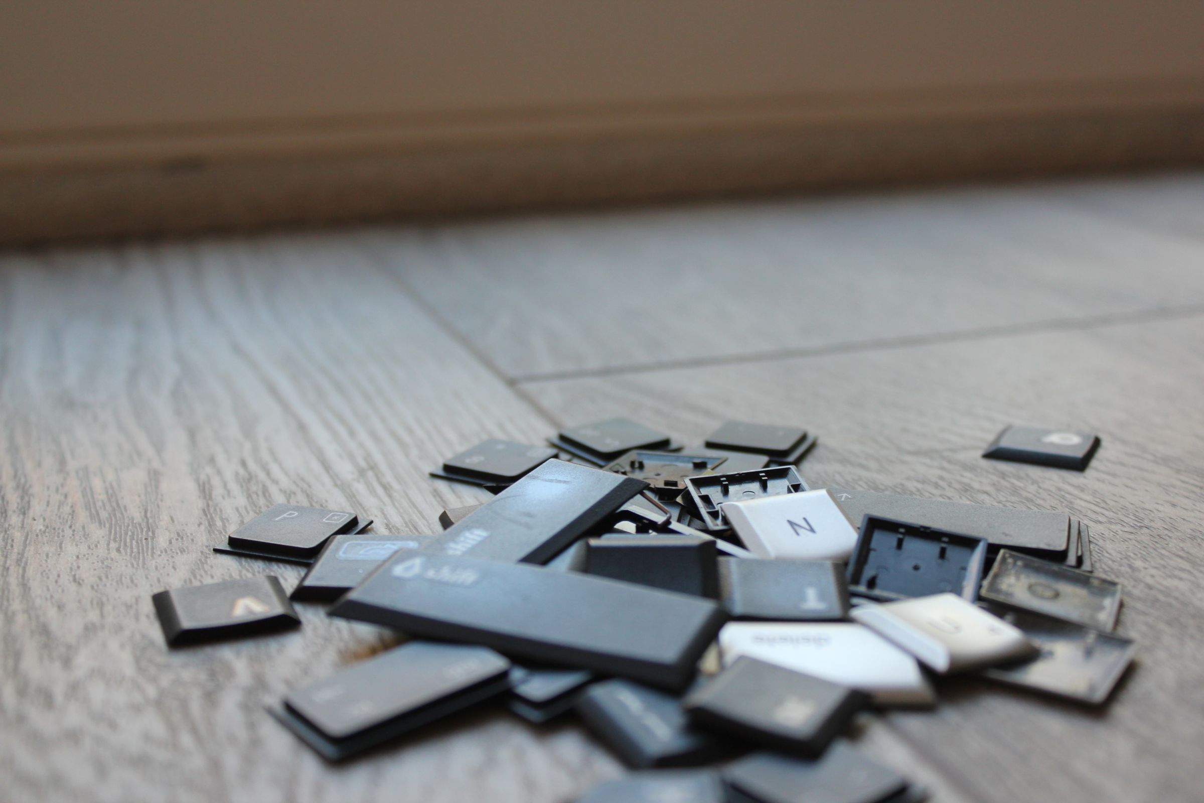 Computer Keyboard Jewelry : 7 Steps (with Pictures) - Instructables