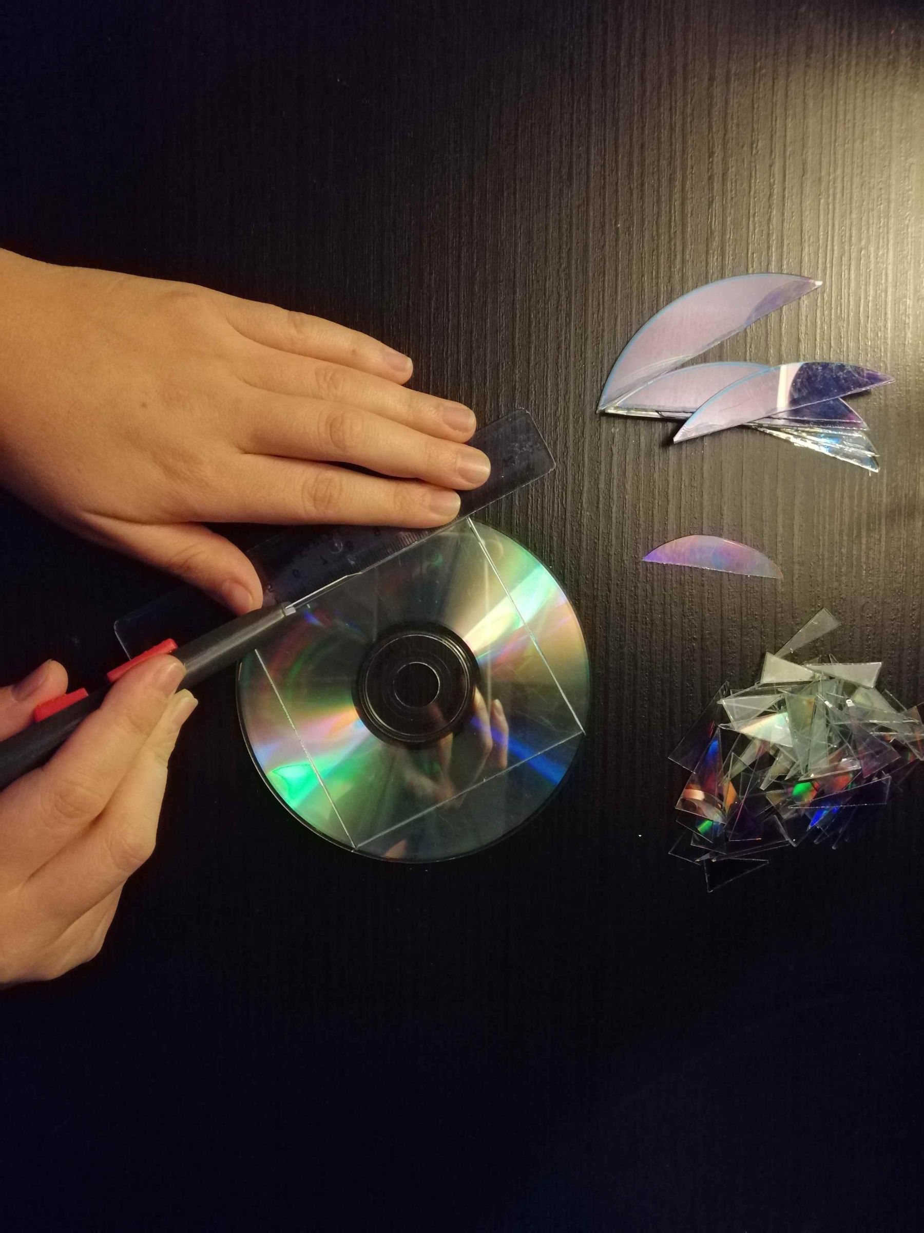 Broken CD Bird : 12 Steps (with Pictures) - Instructables