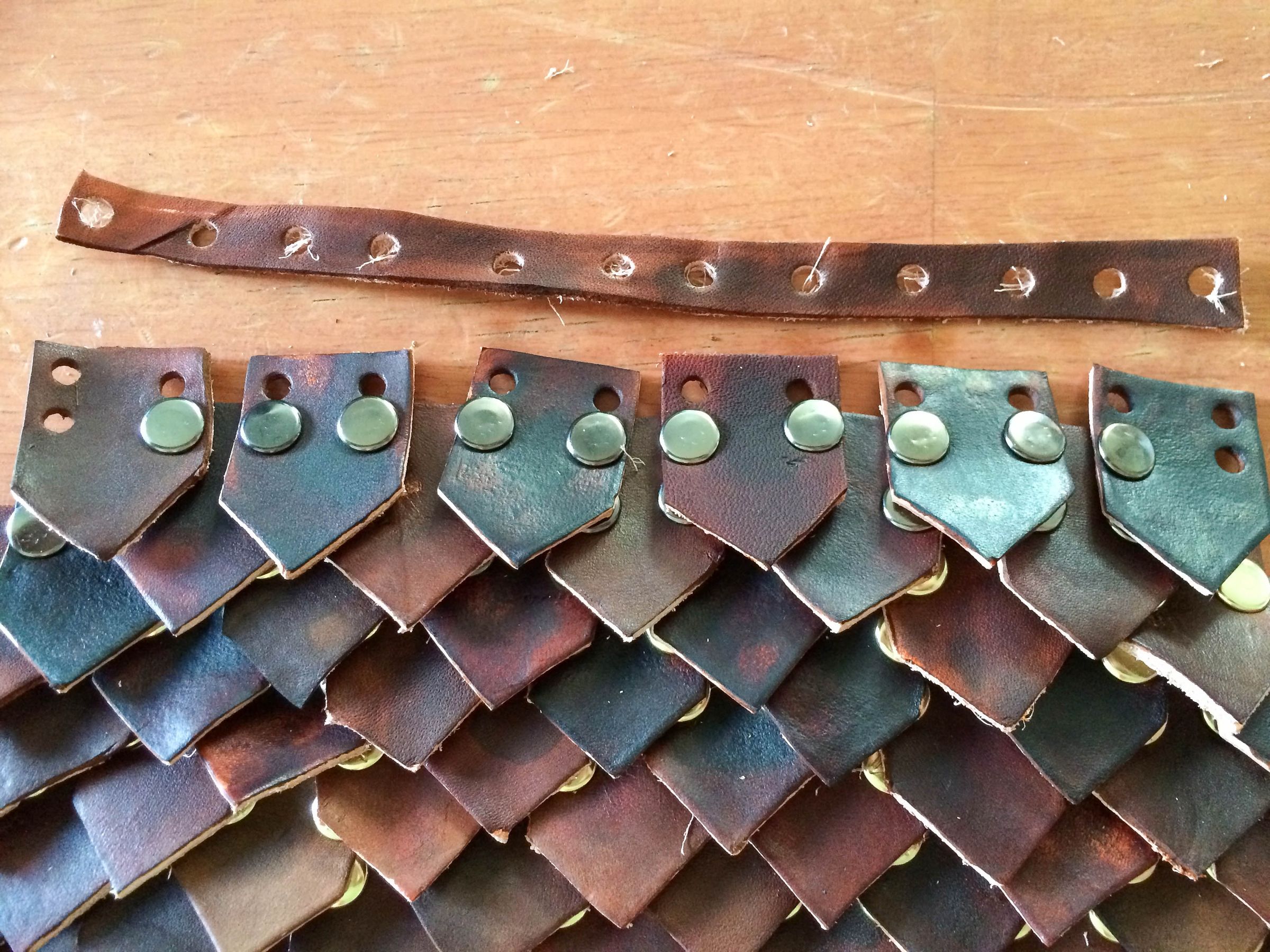 Leather Dragon Scale Gauntlet : 10 Steps (with Pictures) - Instructables