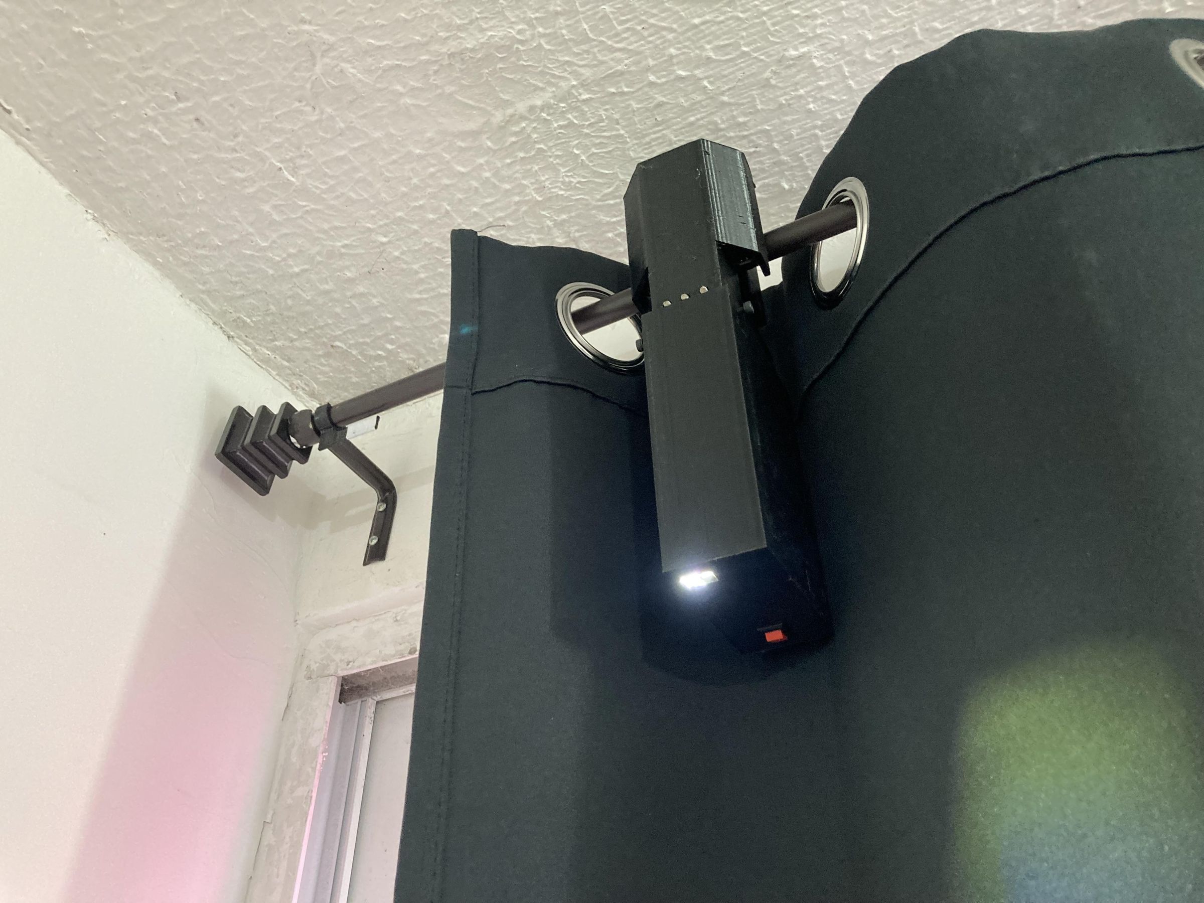 AUTOMATED CURTAIN : 29 Steps - Instructables