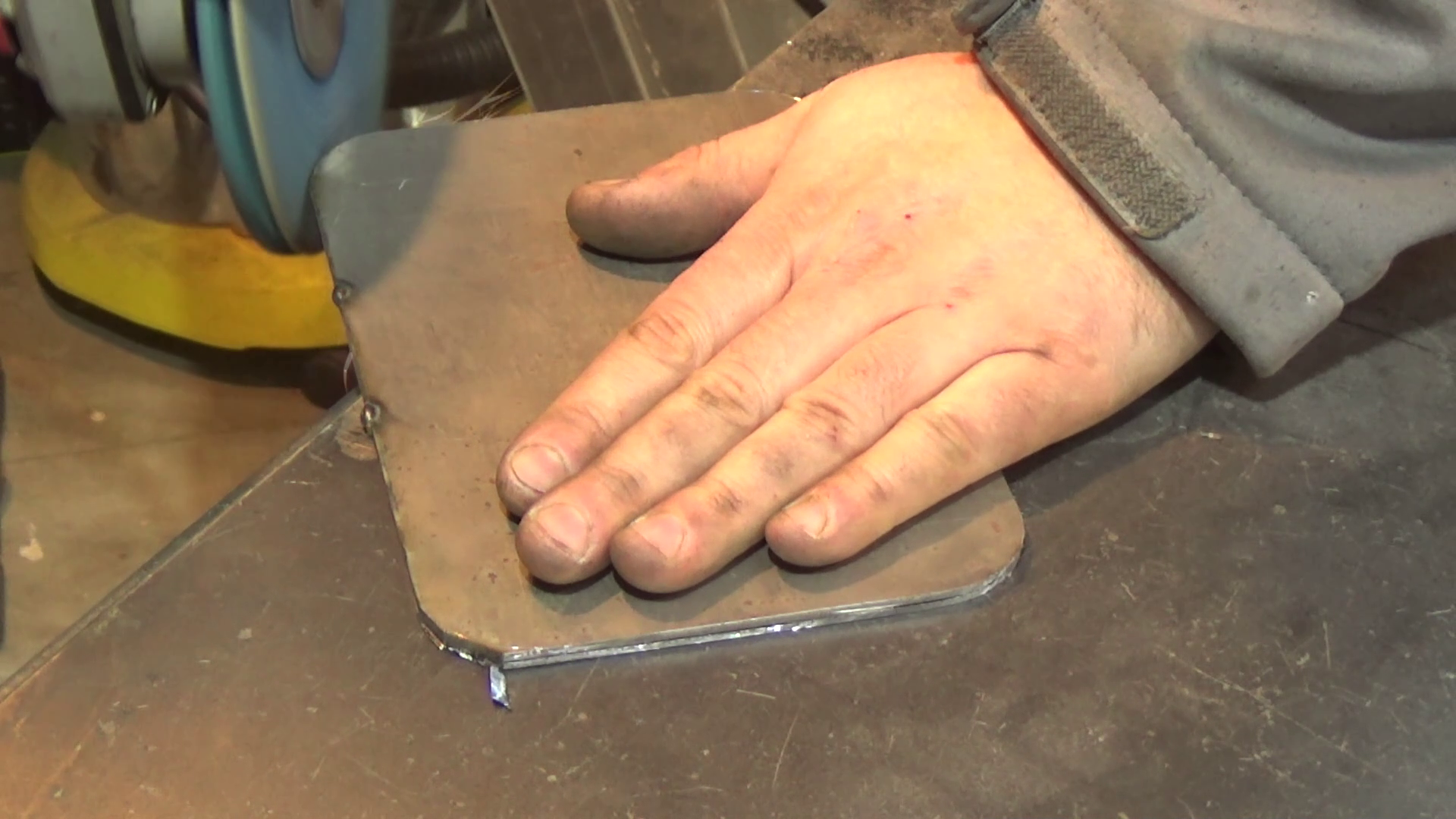 DIY Portable LED Worklight : 4 Steps - Instructables