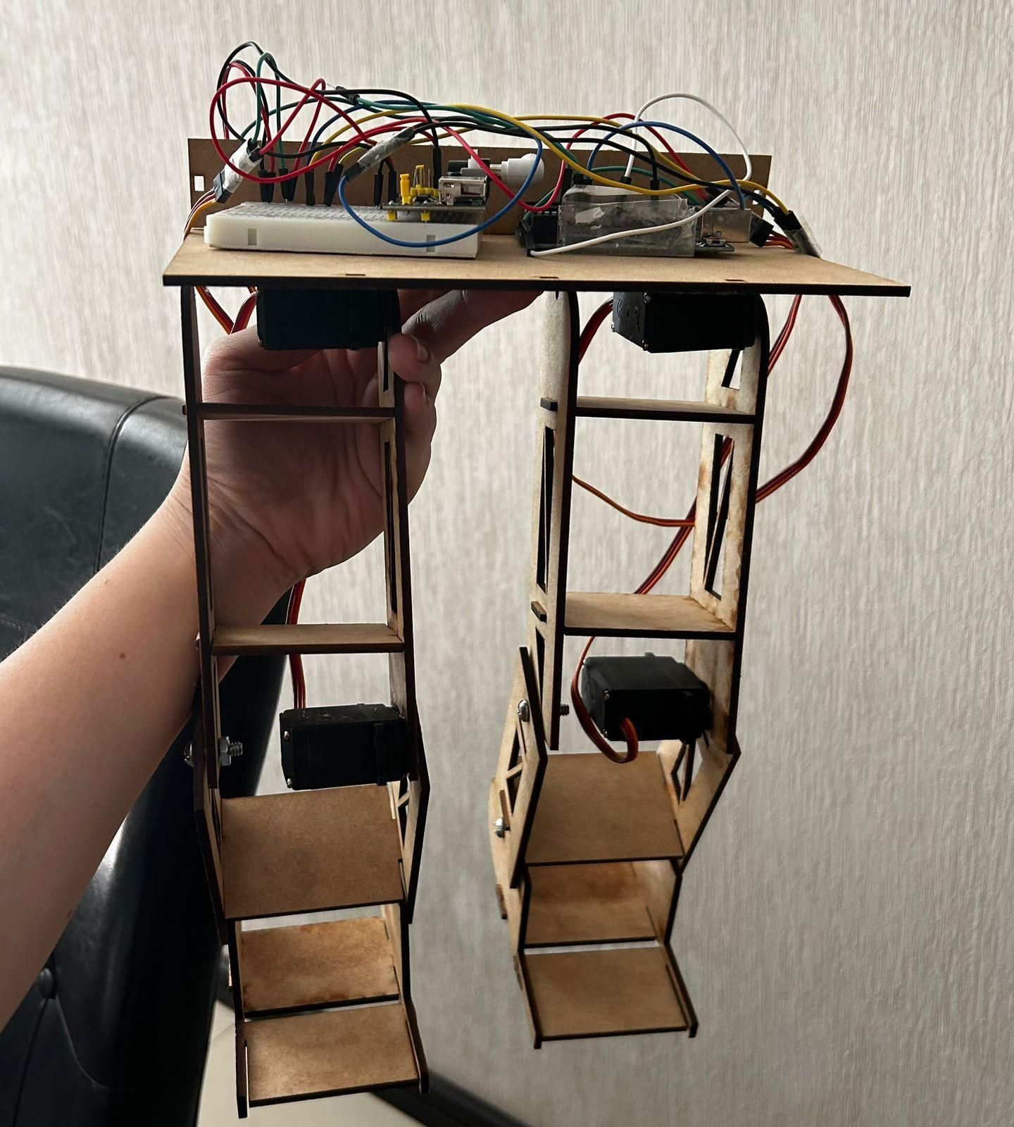 Scale Prototipe of a Lower Limb Exoskeleton : 3 Steps - Instructables