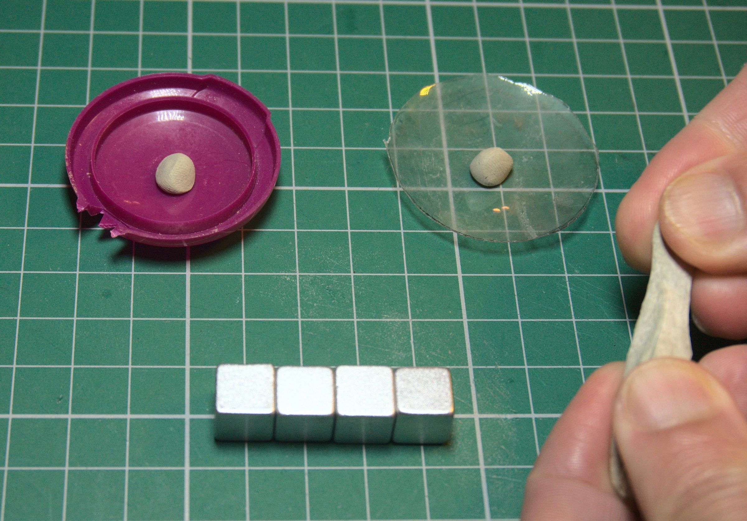 Magnetic Spinning Desk Toy : 5 Steps (with Pictures) - Instructables