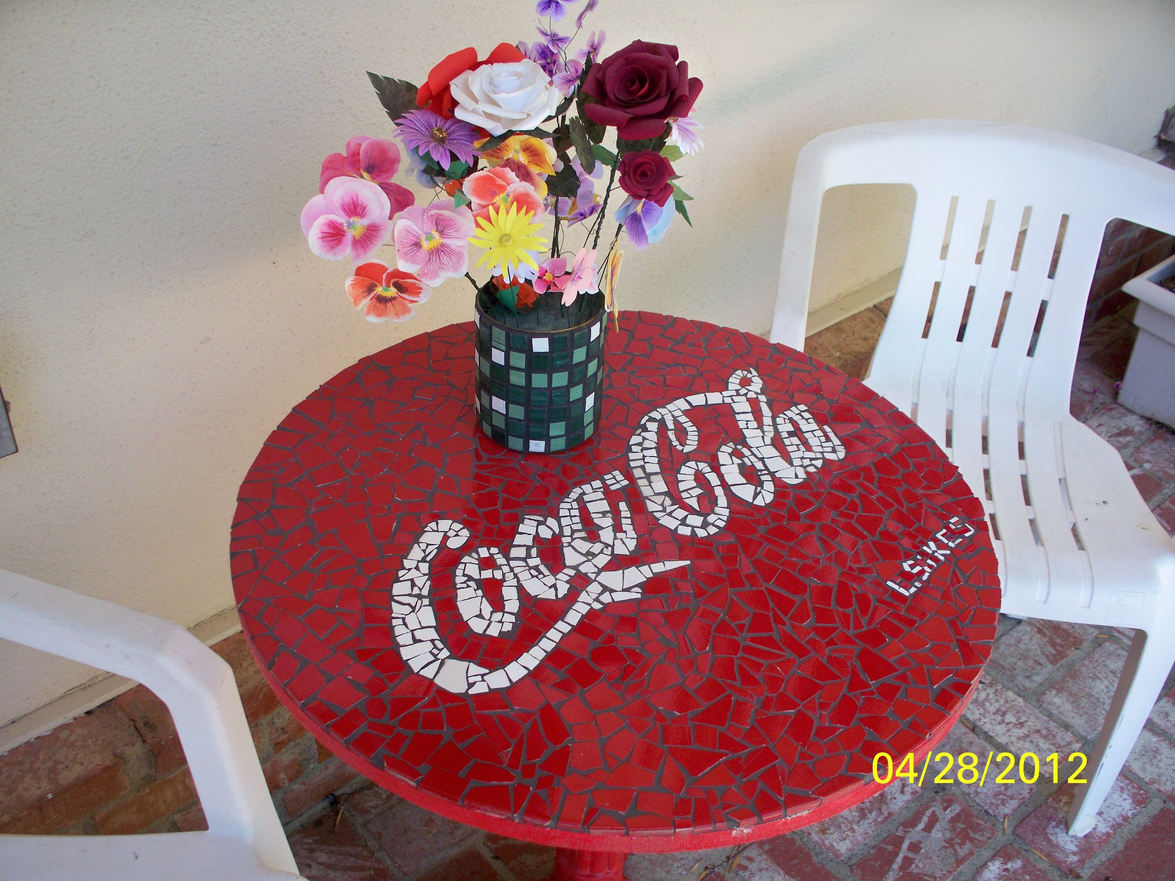 Make a Coca Cola Mosaic Table : 17 Steps (with Pictures) - Instructables