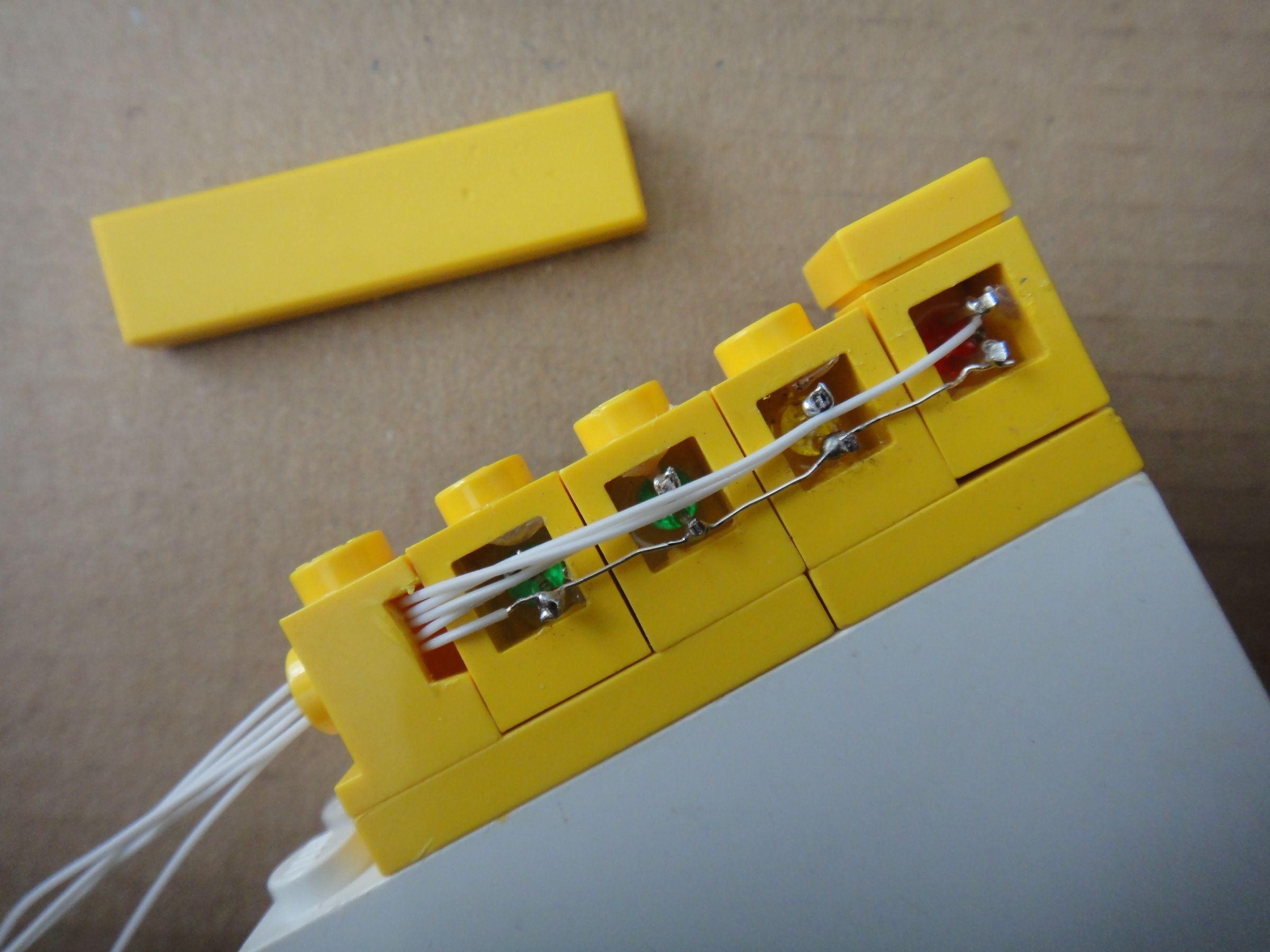 LEGO T-Intersection LED Traffic Light : 27 Steps (with Pictures ...