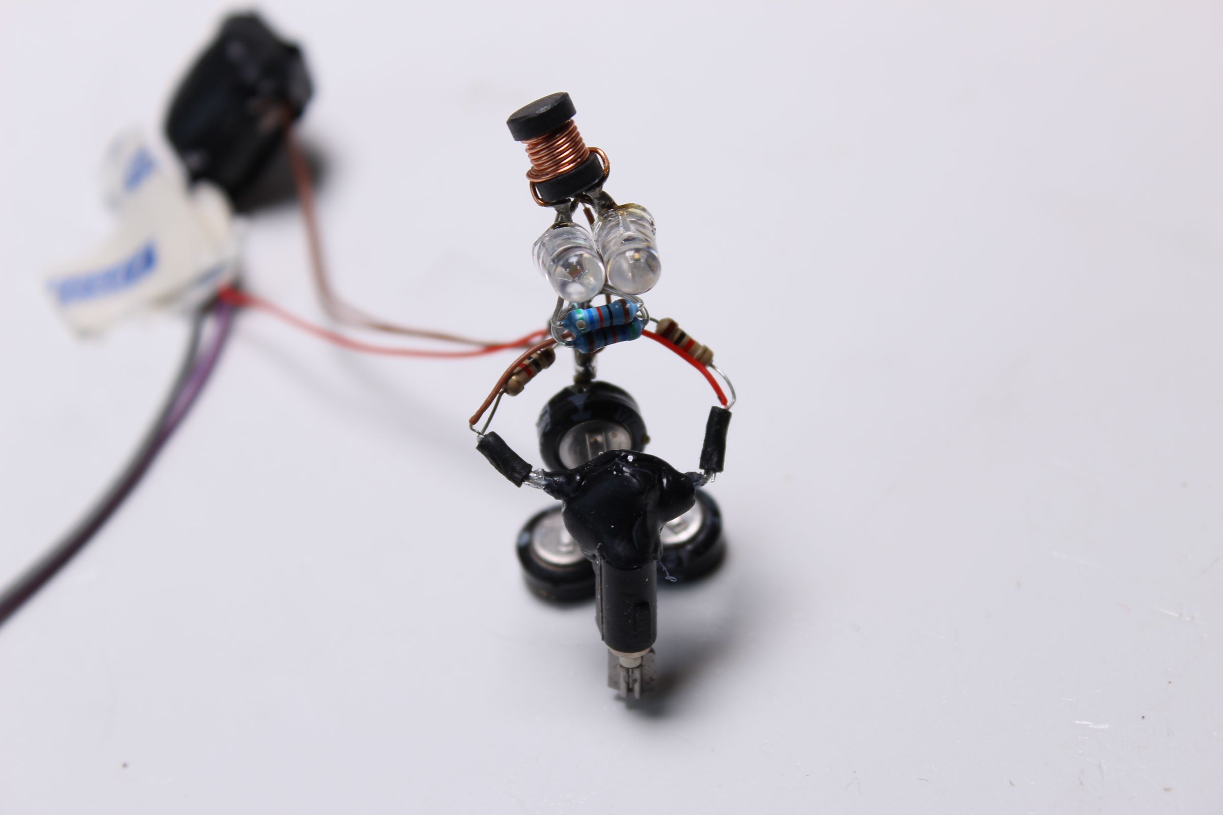 Sparebots Selfmade Electronic Waste DIY Project : 4 Steps - Instructables