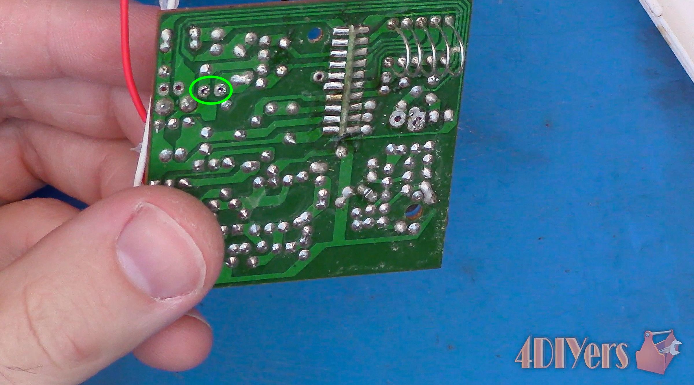 How to Desolder Electronic Components : 5 Steps (with Pictures ...