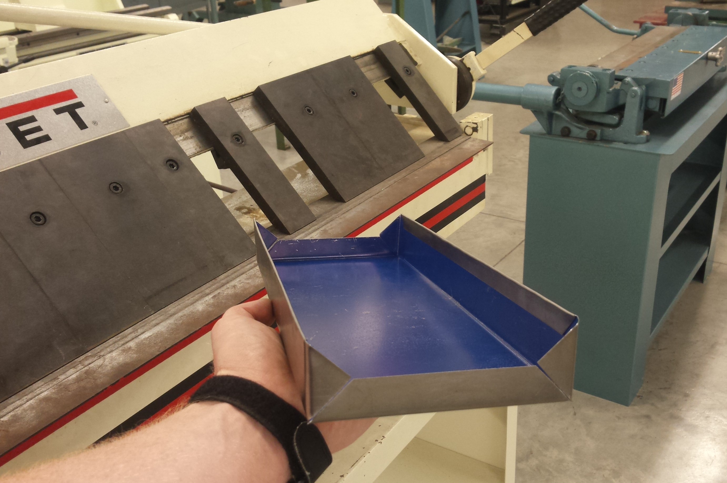 Sheet Metal Tool Tray : 13 Steps (with Pictures) - Instructables