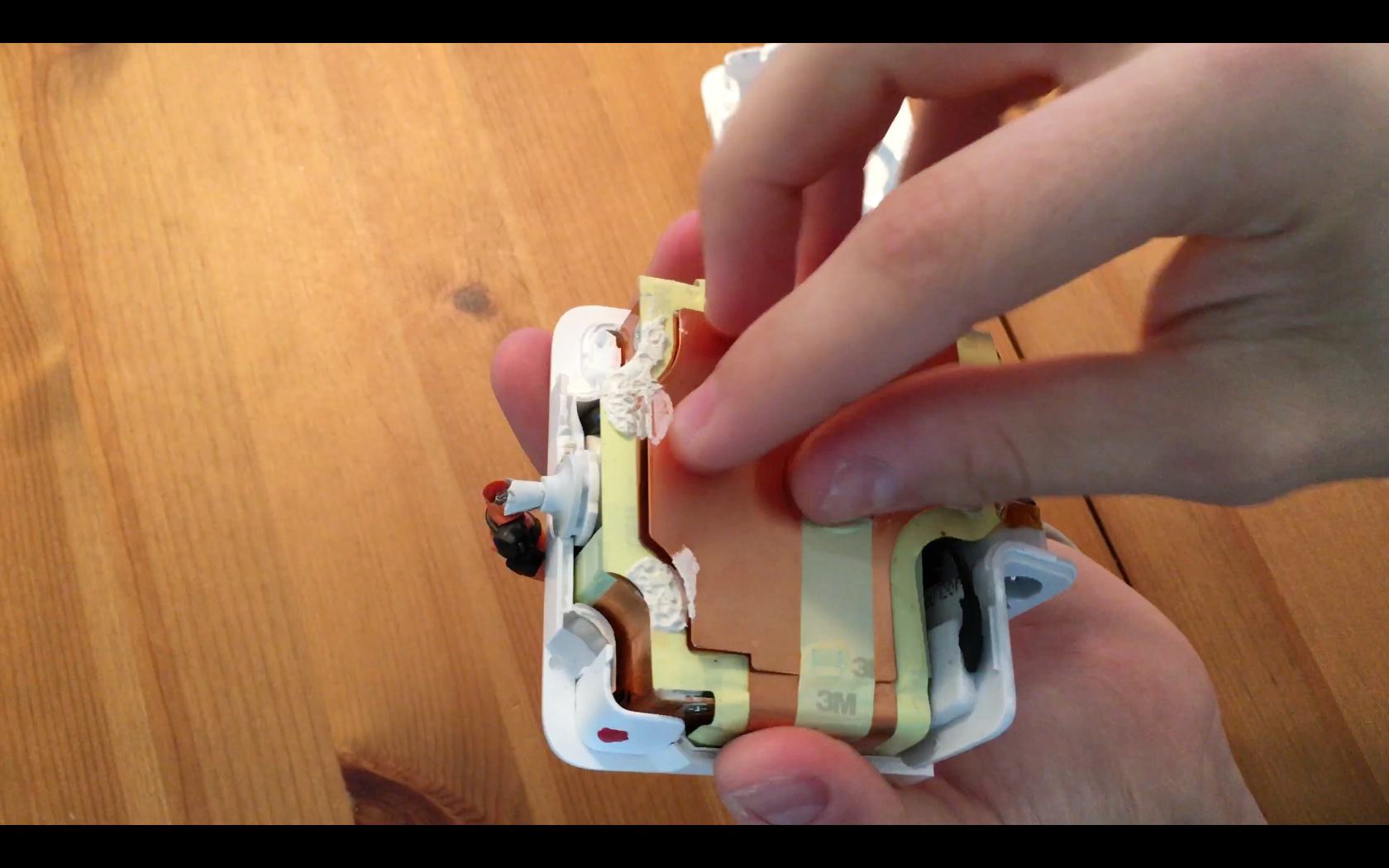 DIY Fix for Your Broken Apple Laptop Charger! : 7 Steps - Instructables