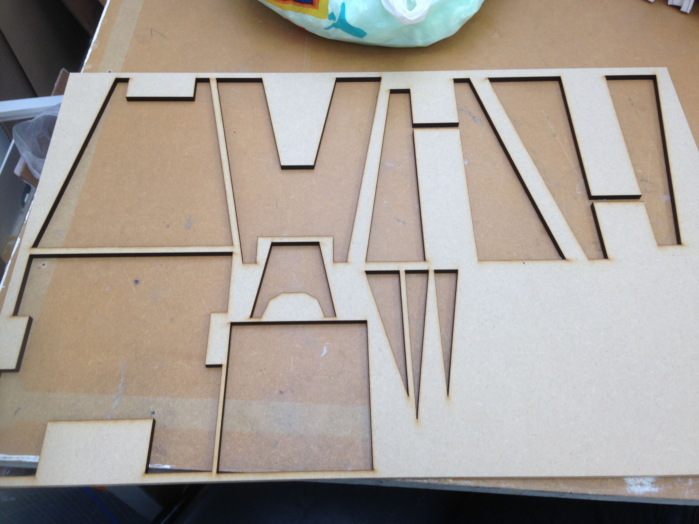 Borderlands 2: Posable Claptrap Model : 17 Steps (with Pictures ...