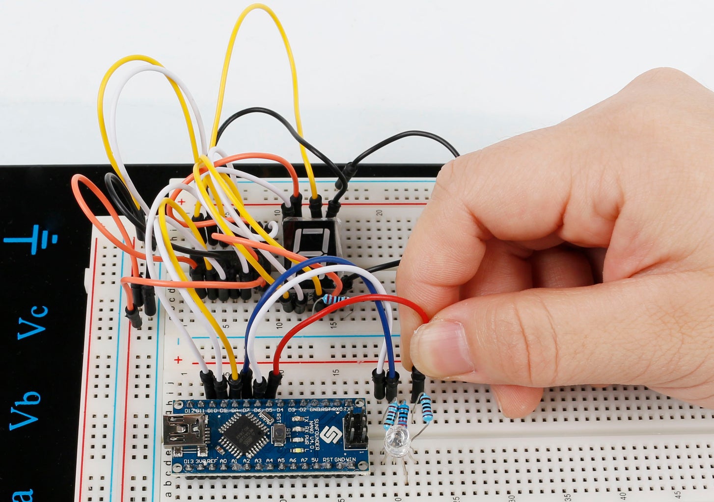 How To Simulate A Traffic Light System With Arduino Nano 7 Steps Instructables
