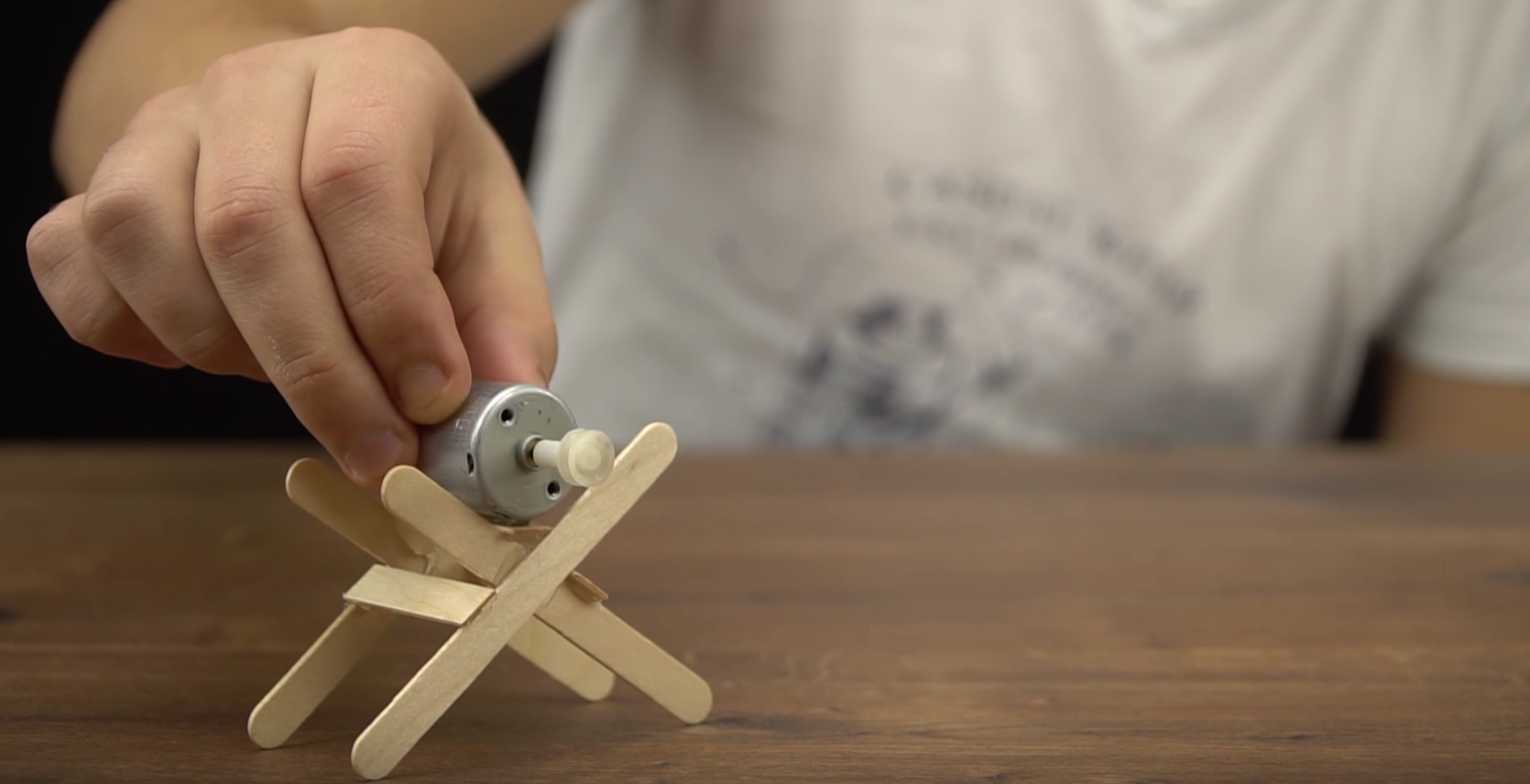 HOW TO MAKE ADVANCED LASER PROJECTOR : 7 Steps (with Pictures ...