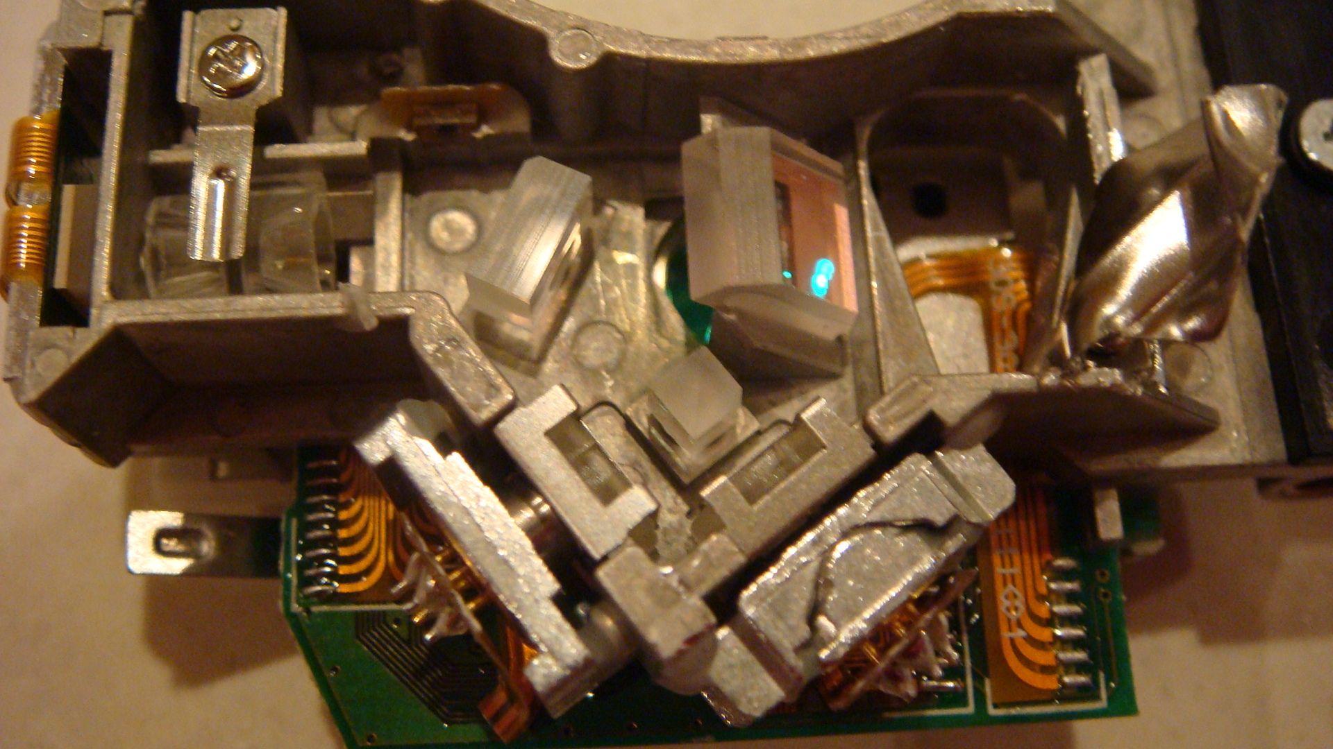 Extracting Blue Laser Diode From Xbox 360 HD-DVD Player - Instructables