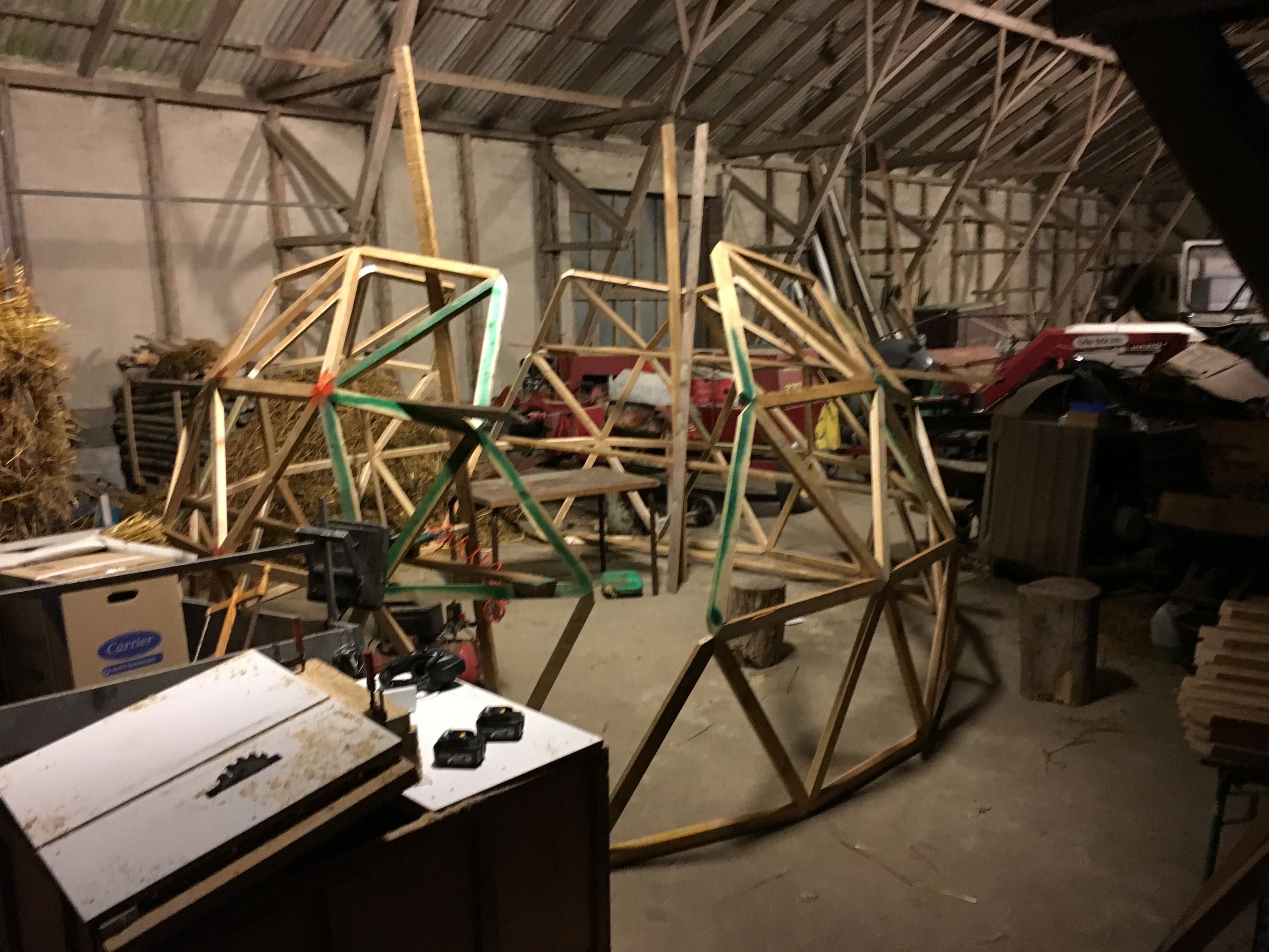 SELF-SUFFICIENT DOME : 19 Steps (with Pictures) - Instructables