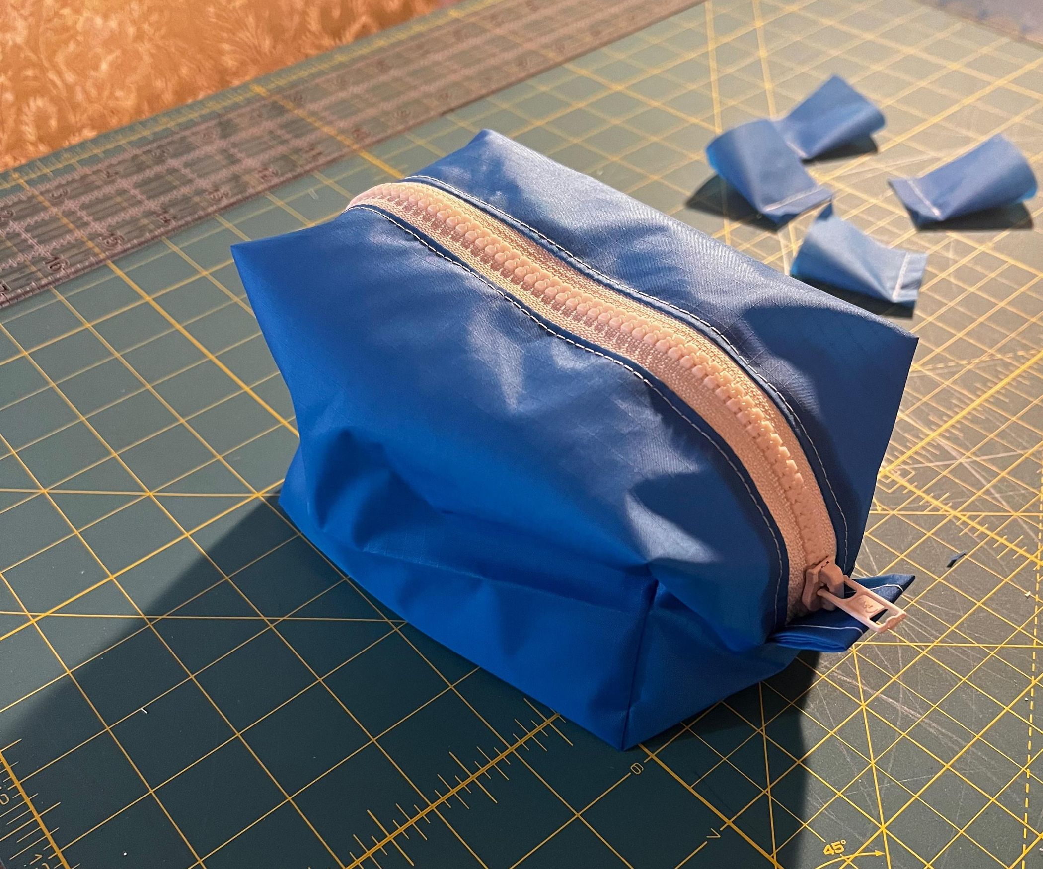 Basic Boxy Pouch for Beginners : 7 Steps (with Pictures) - Instructables