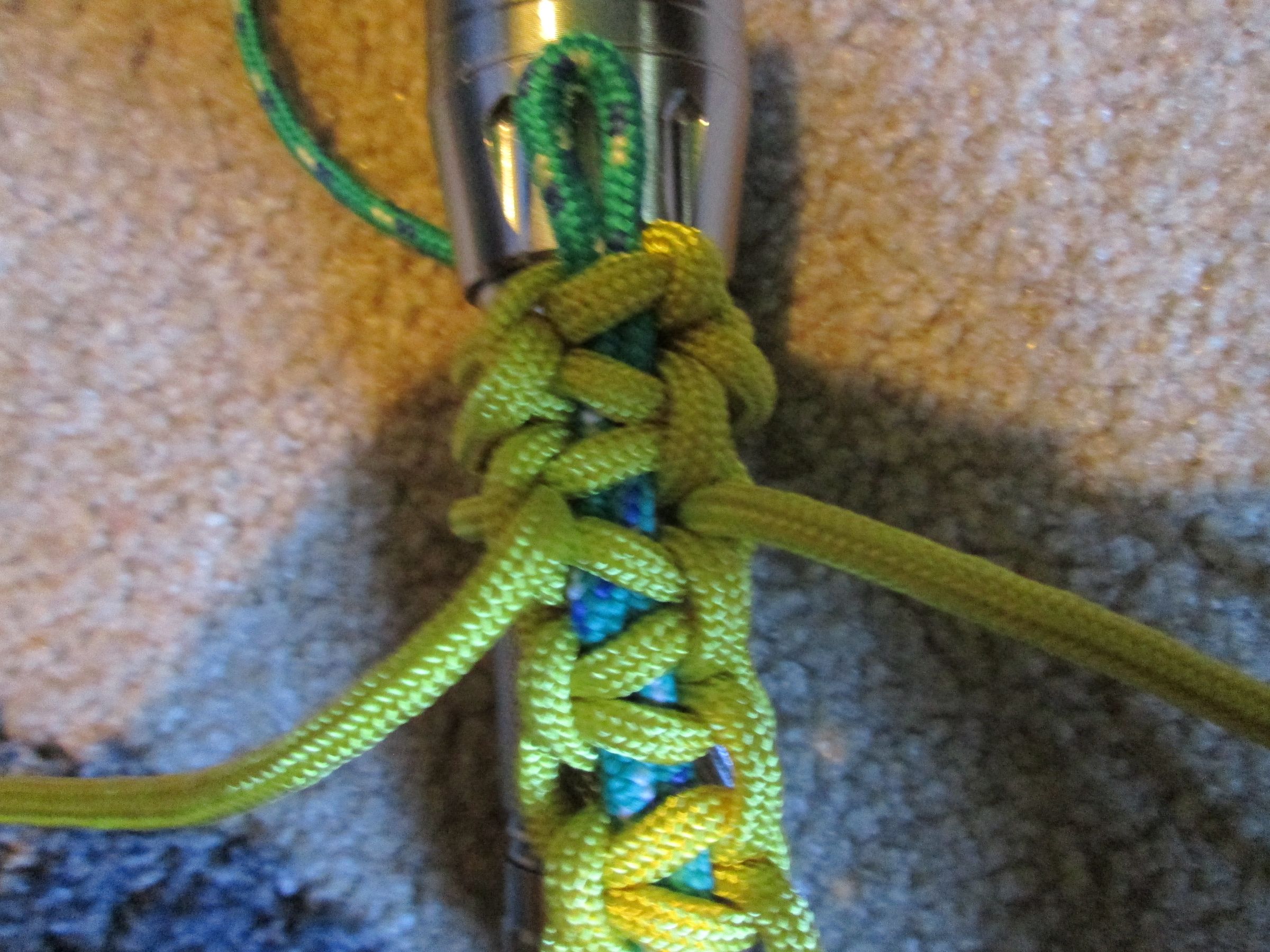 Paracord Flashlight Holster : 7 Steps - Instructables