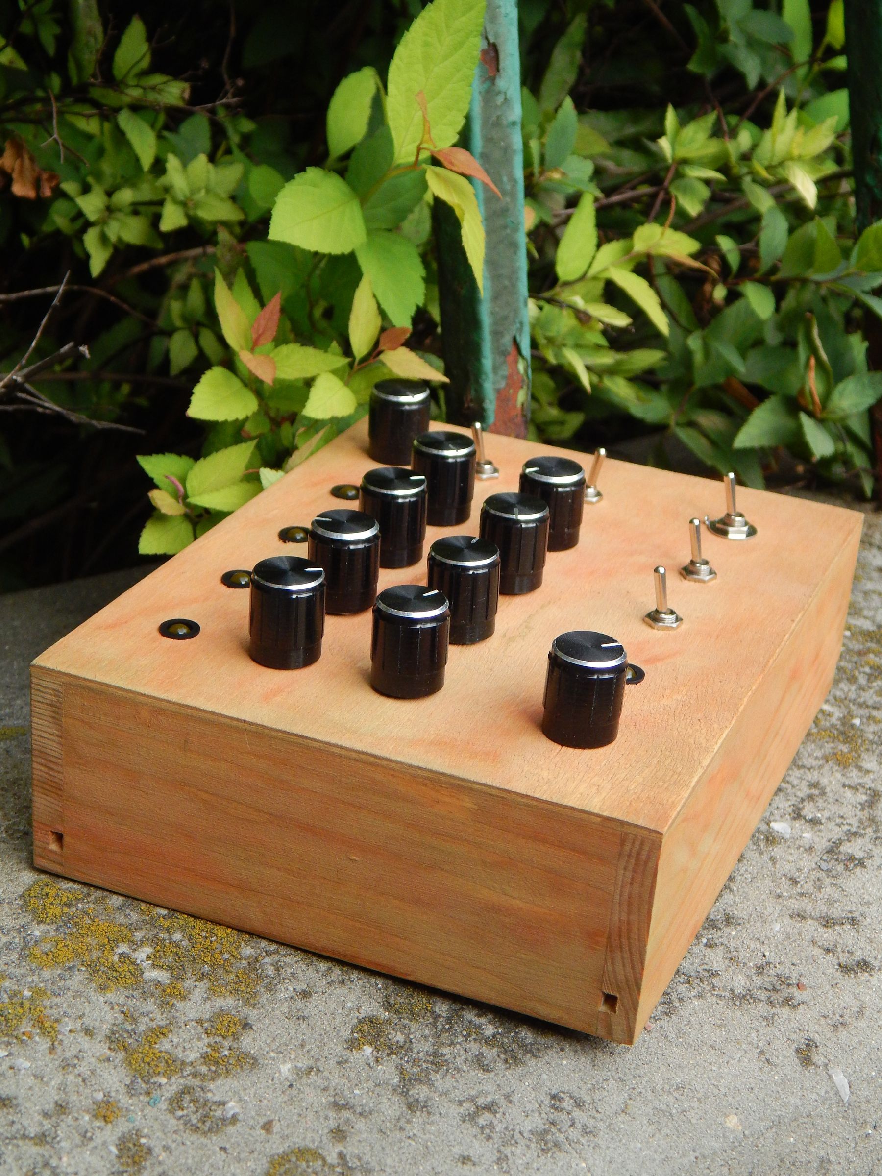 Parallel Sequencer Synth : 17 Steps (with Pictures) - Instructables