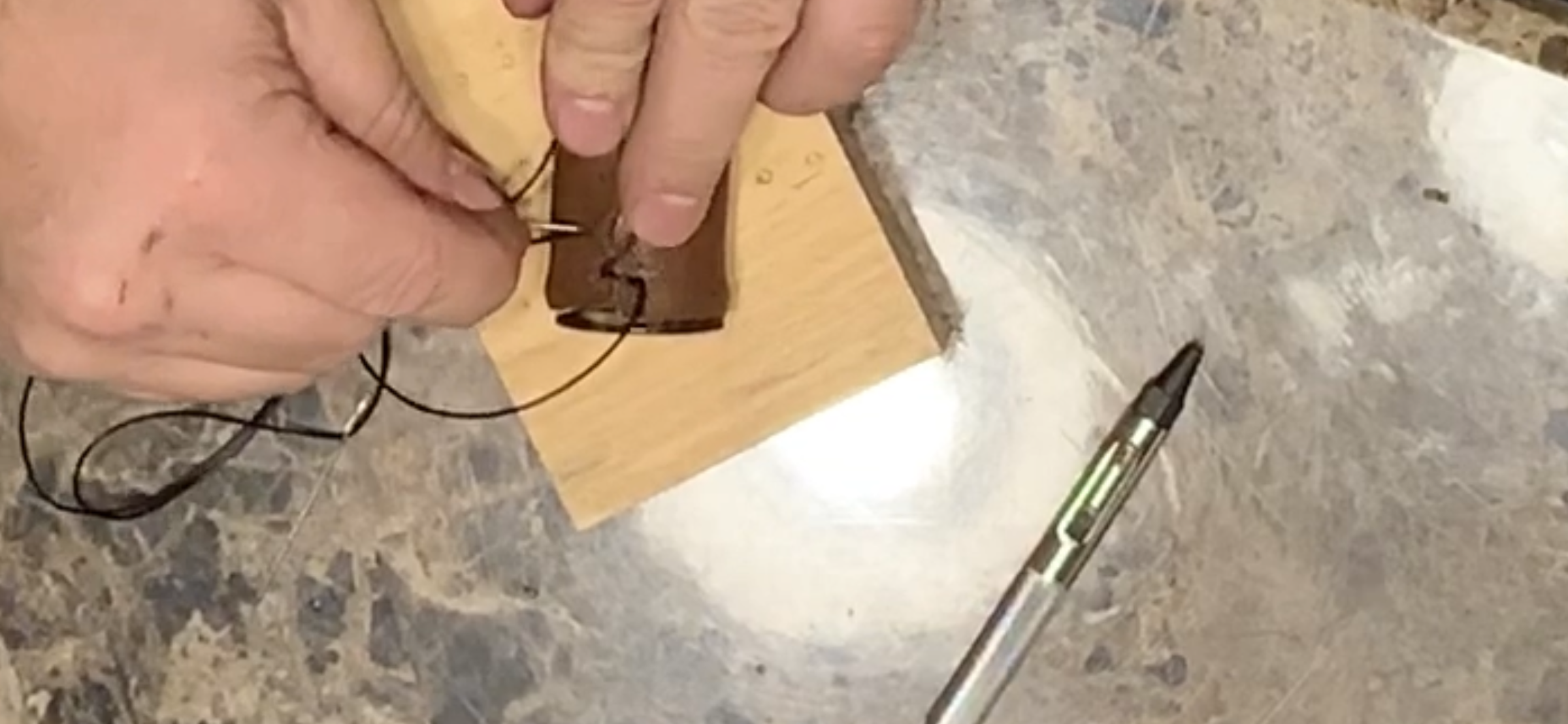 EASY LEATHER GRIPS FOR MOTORCYCLE : 6 Steps (with Pictures) - Instructables