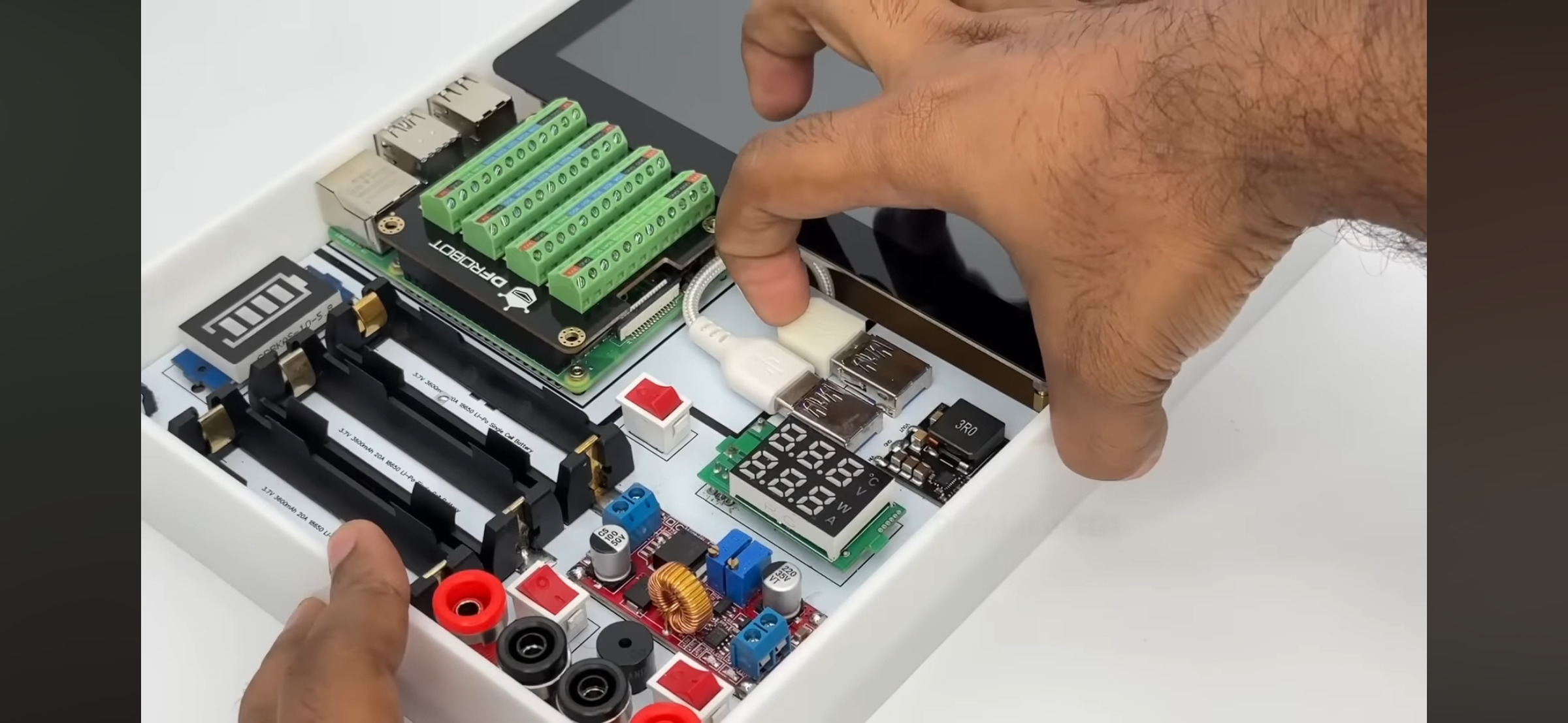 Portable DIY Electronics Workstation : 19 Steps (with Pictures ...