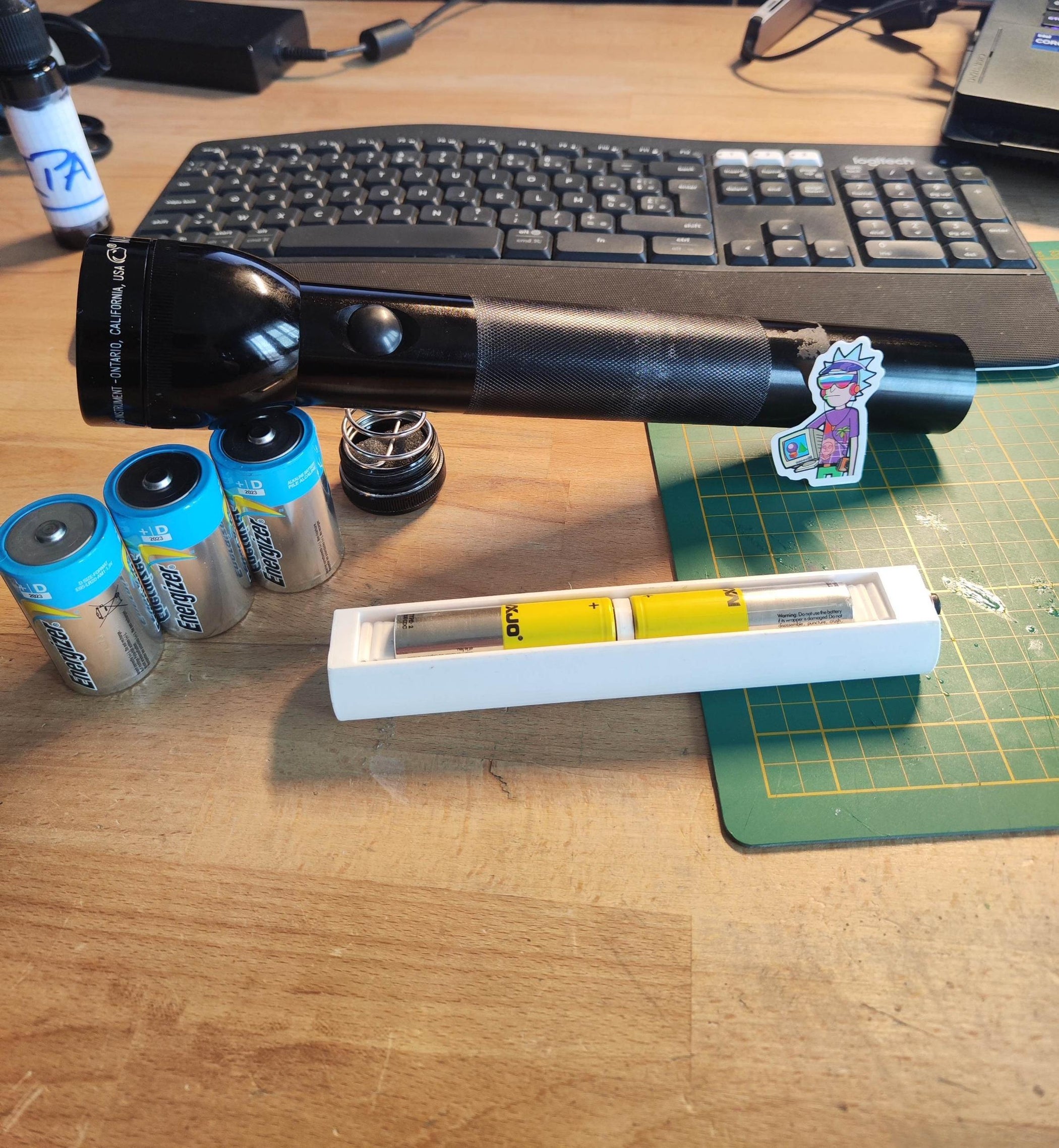Yet Another DIY Maglite USB Rechargeable 18650 Cells for 3xD Replacement. : 4 Steps (with ...
