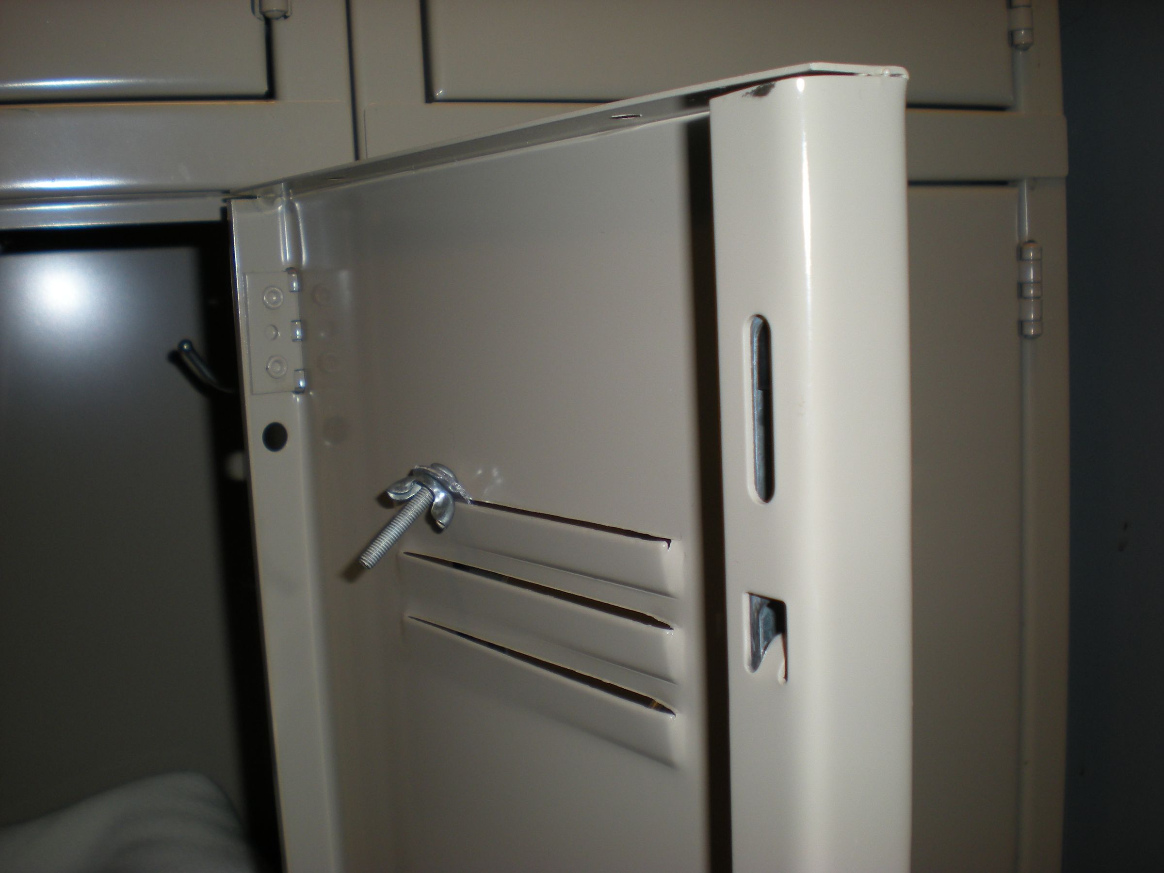 Locker Coat Hanger Cheap and Easy : 5 Steps - Instructables