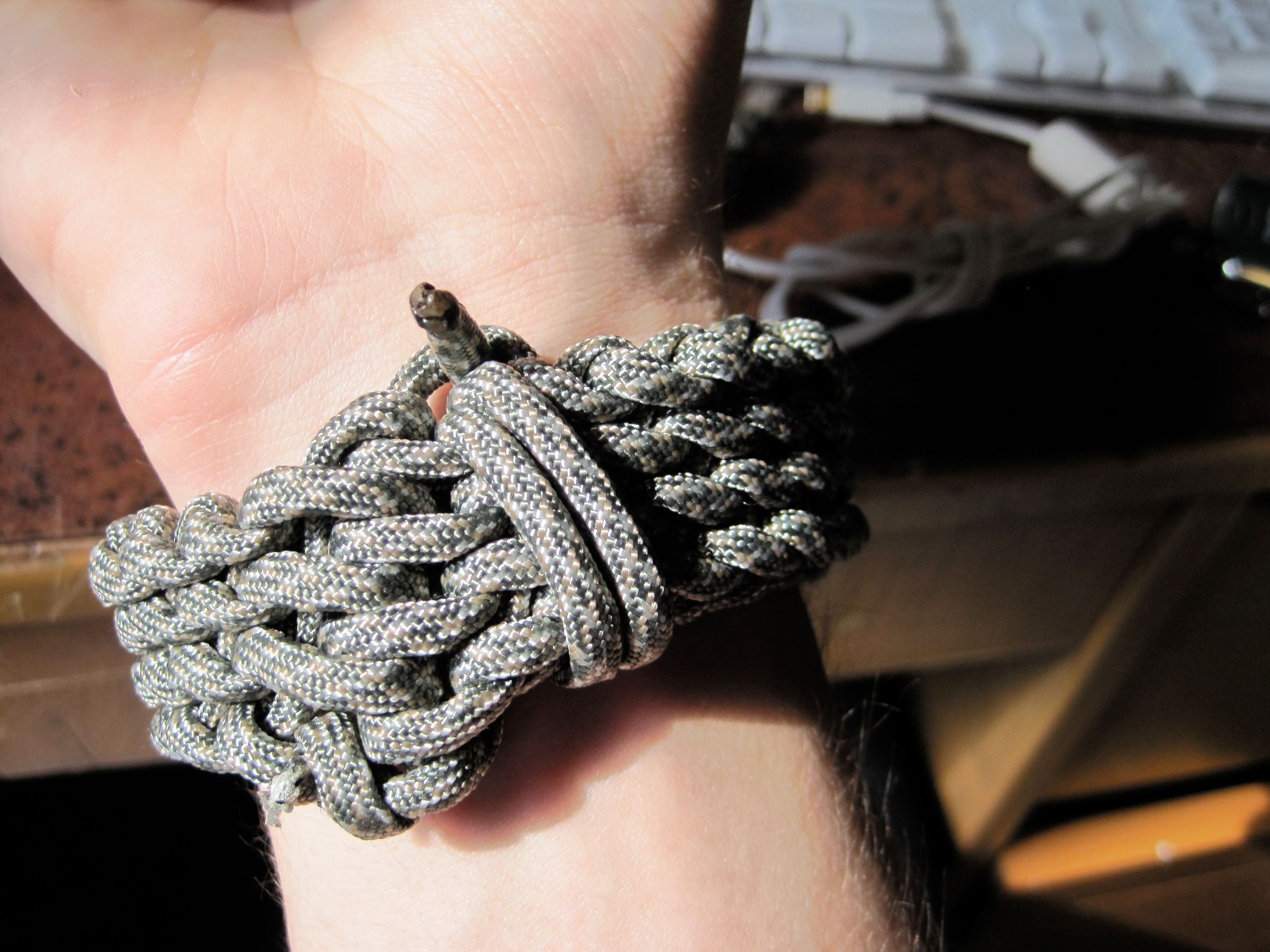 Slatts Paracord Rescue Bracelet (no Buckle) : 7 Steps (with Pictures ...