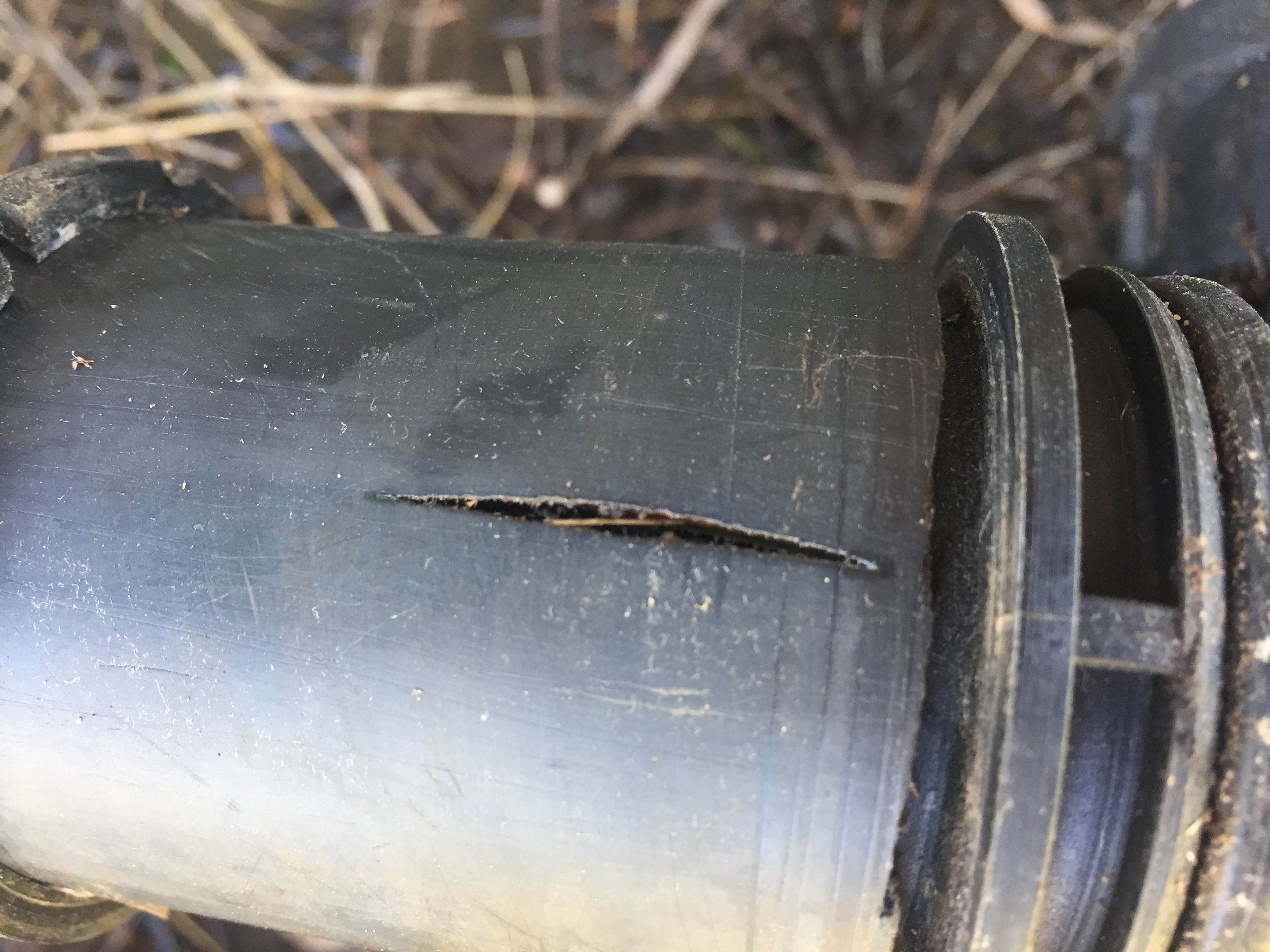 FIX a SPLIT POLY PIPE : 5 Steps (with Pictures) - Instructables