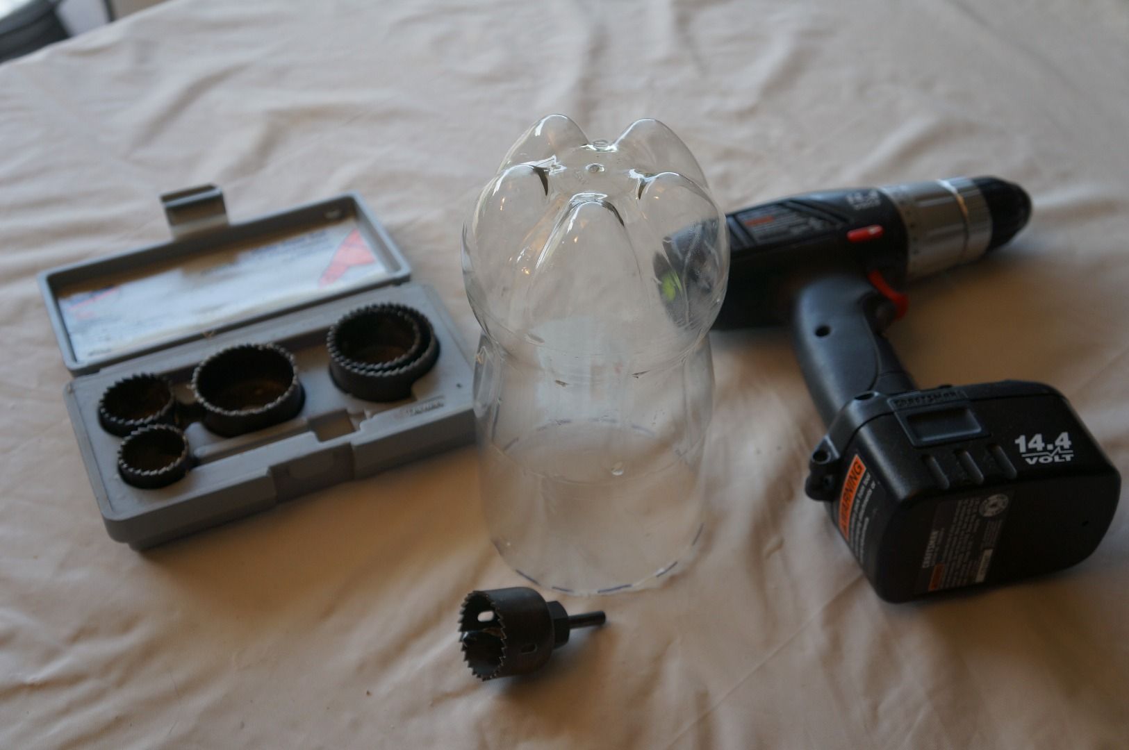 Make Your Own Half-Life Barnacle Using Household Materials : 15 Steps ...