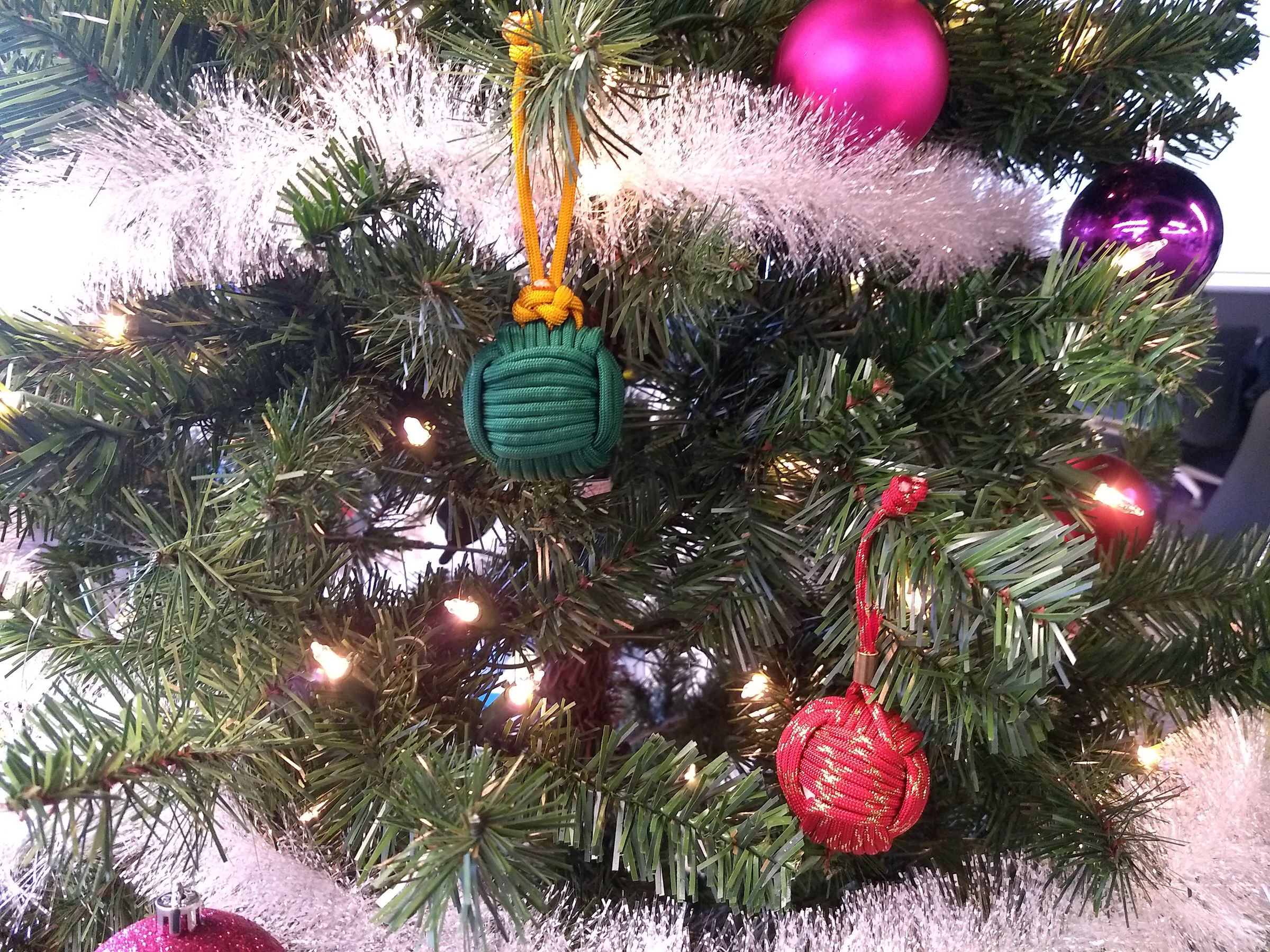Paracord Christmas Tree Ball Ornament : 11 Steps (with Pictures ...