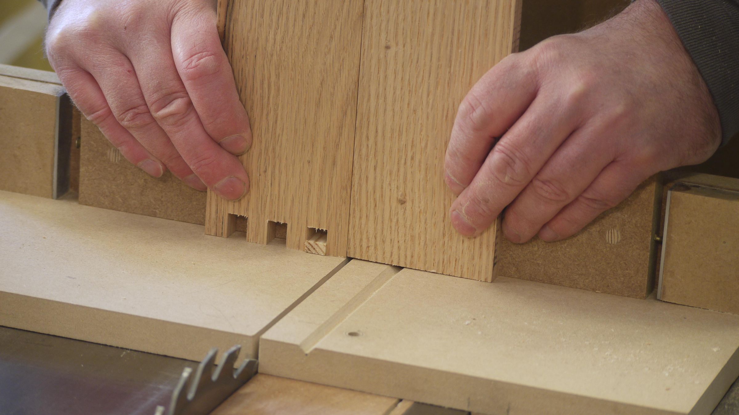 How to Cut a Box Joint Without a Dado Stack : 7 Steps (with Pictures ...