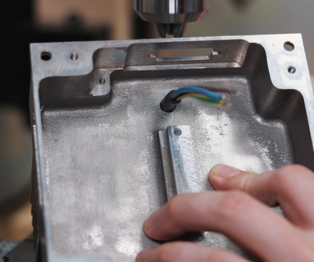 DIY FLOODLIGHT W/AC LEDs (+EFFICIENCY VS DC LEDs) : 21 Steps (with ...