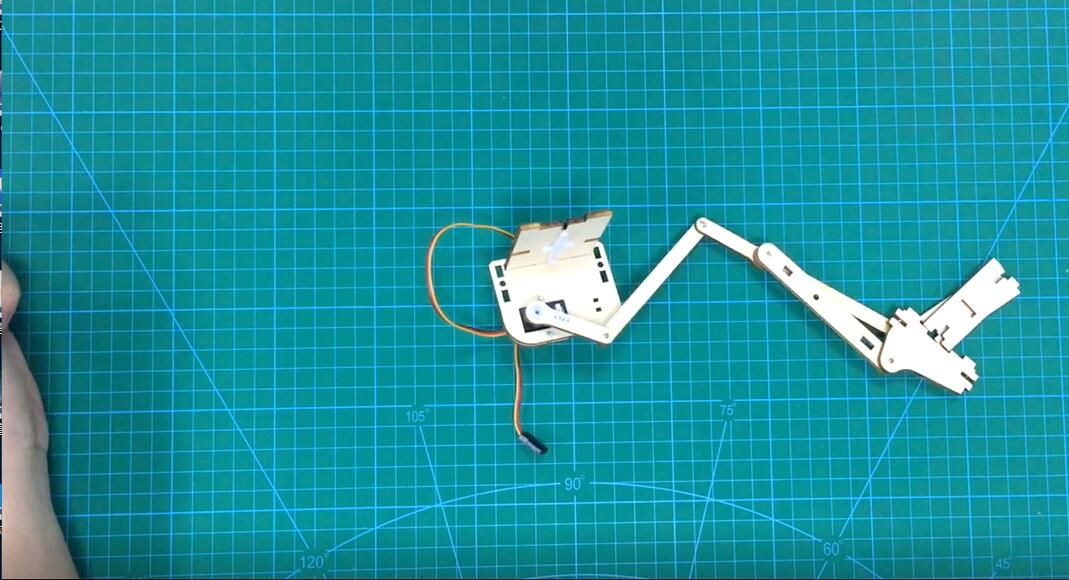 How to Use a Few Pieces of Wood to Assemble Into a Cute and Powerful ...