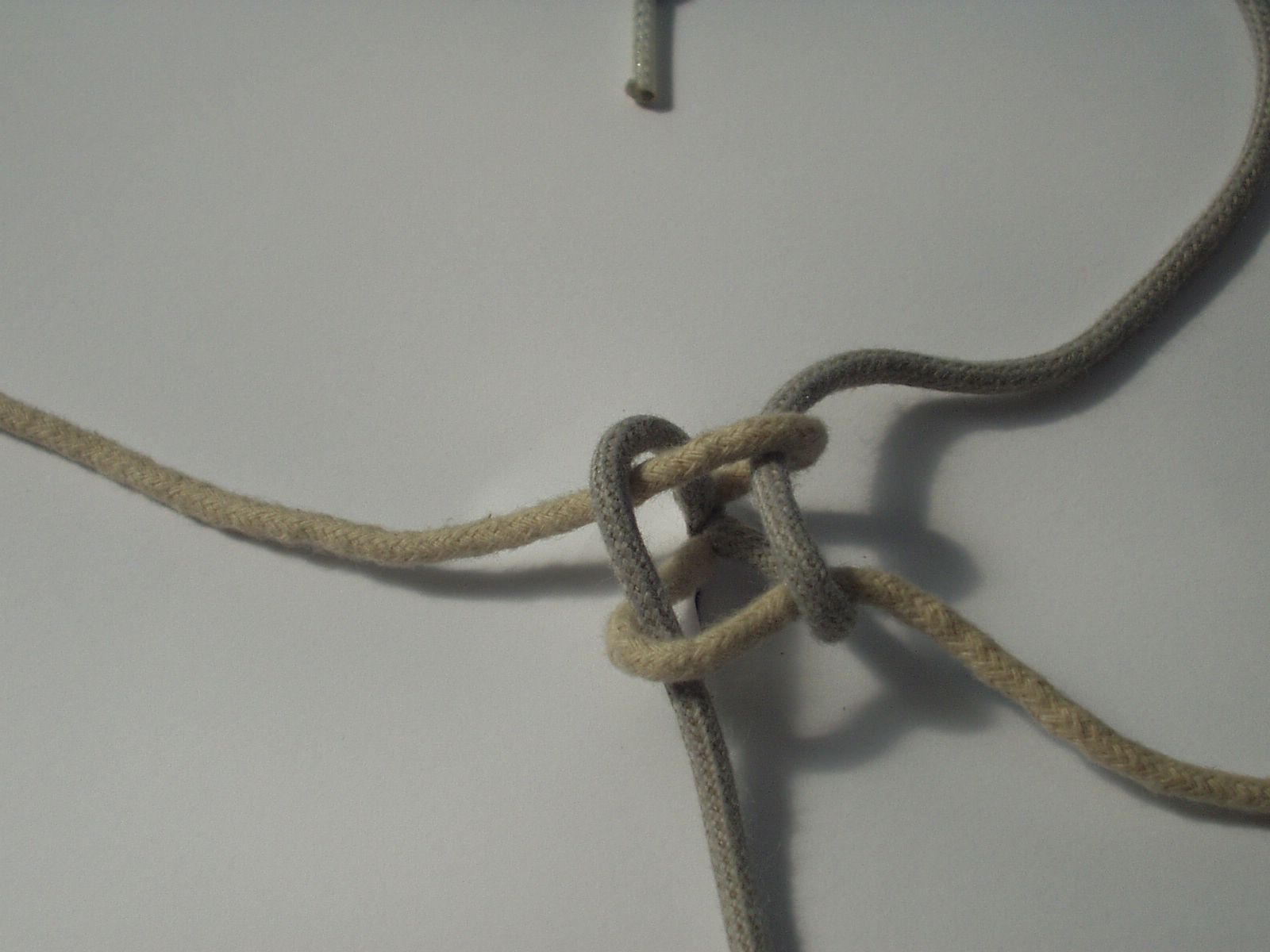 Over Two Crown Diamond Knot : 18 Steps - Instructables