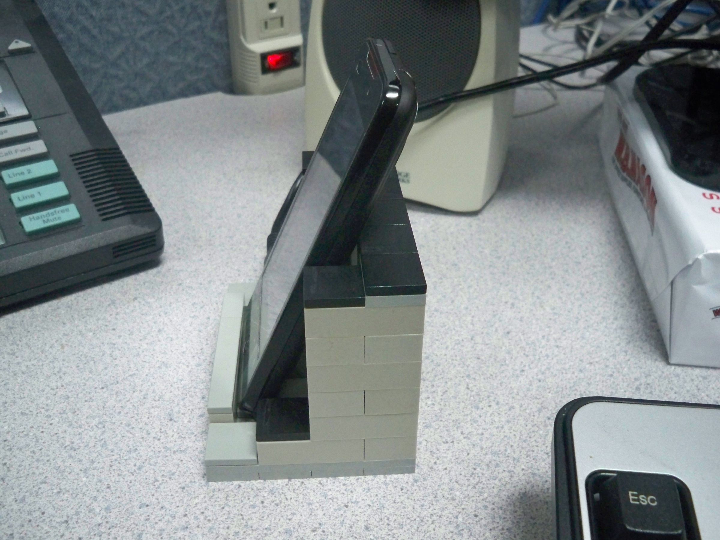 Homemade Motorola Droid Multimedia Dock - Instructables