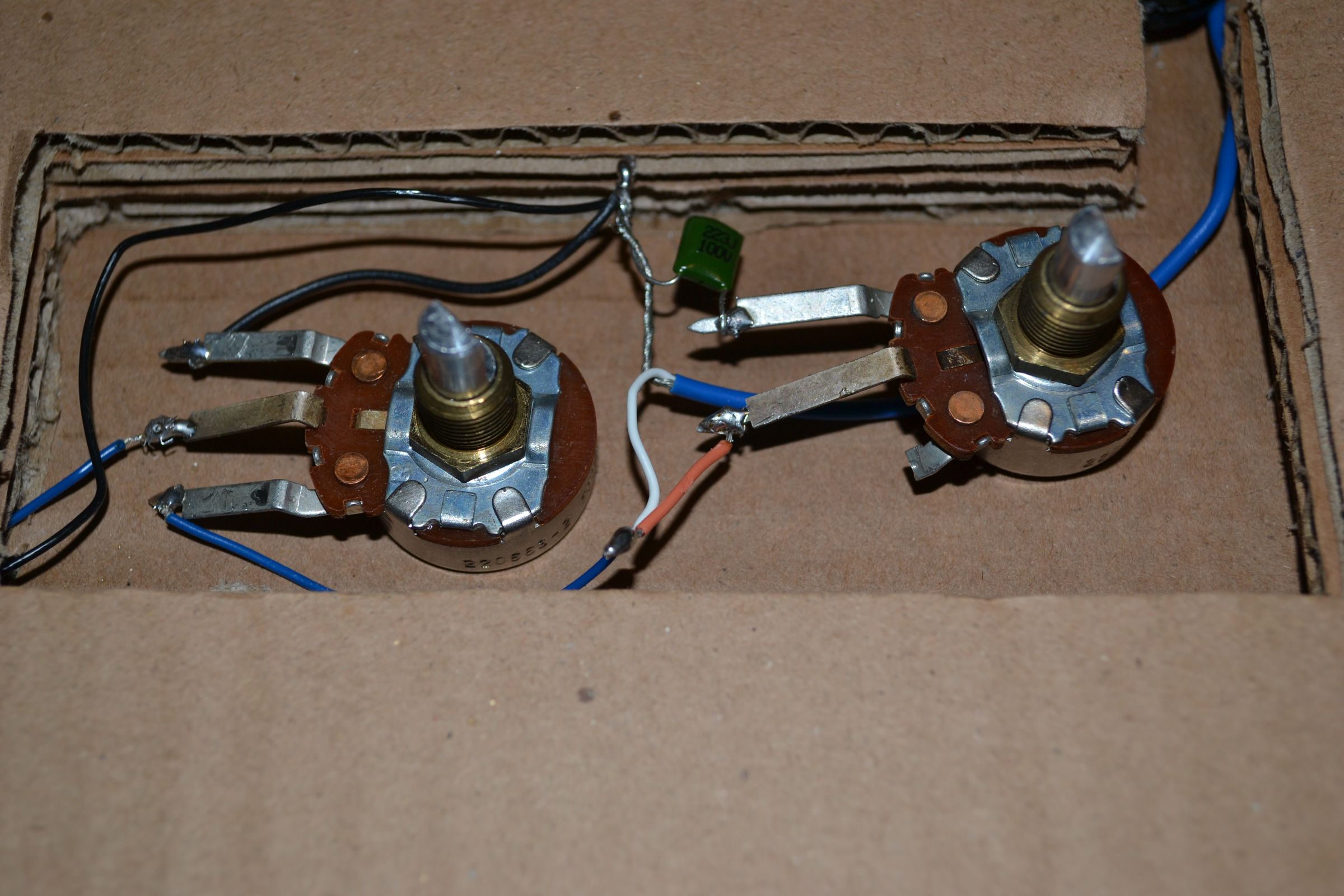 Cardboard Electric Guitar : 12 Steps (with Pictures) - Instructables