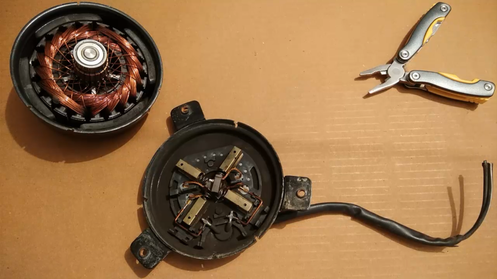 Basic Steps to Install the Brushes of a DC Motor : 3 Steps - Instructables