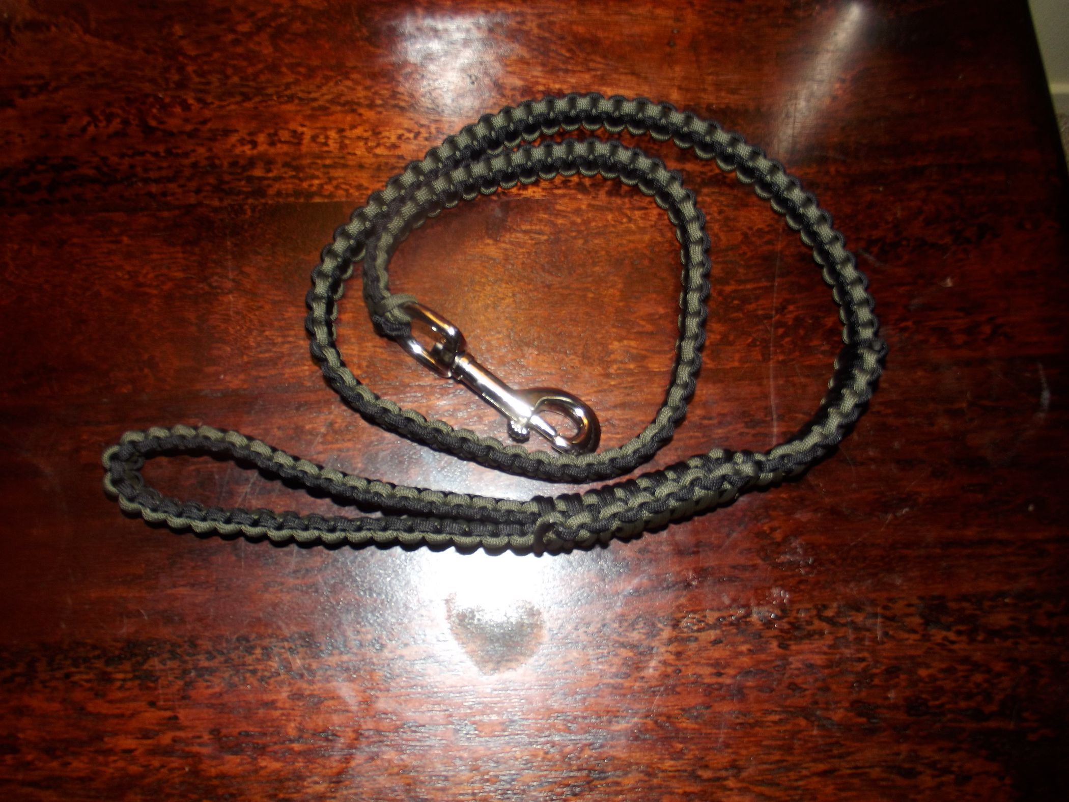 TWO COLOR COBRA STITCH DOG LEASH : 10 Steps (with Pictures) - Instructables