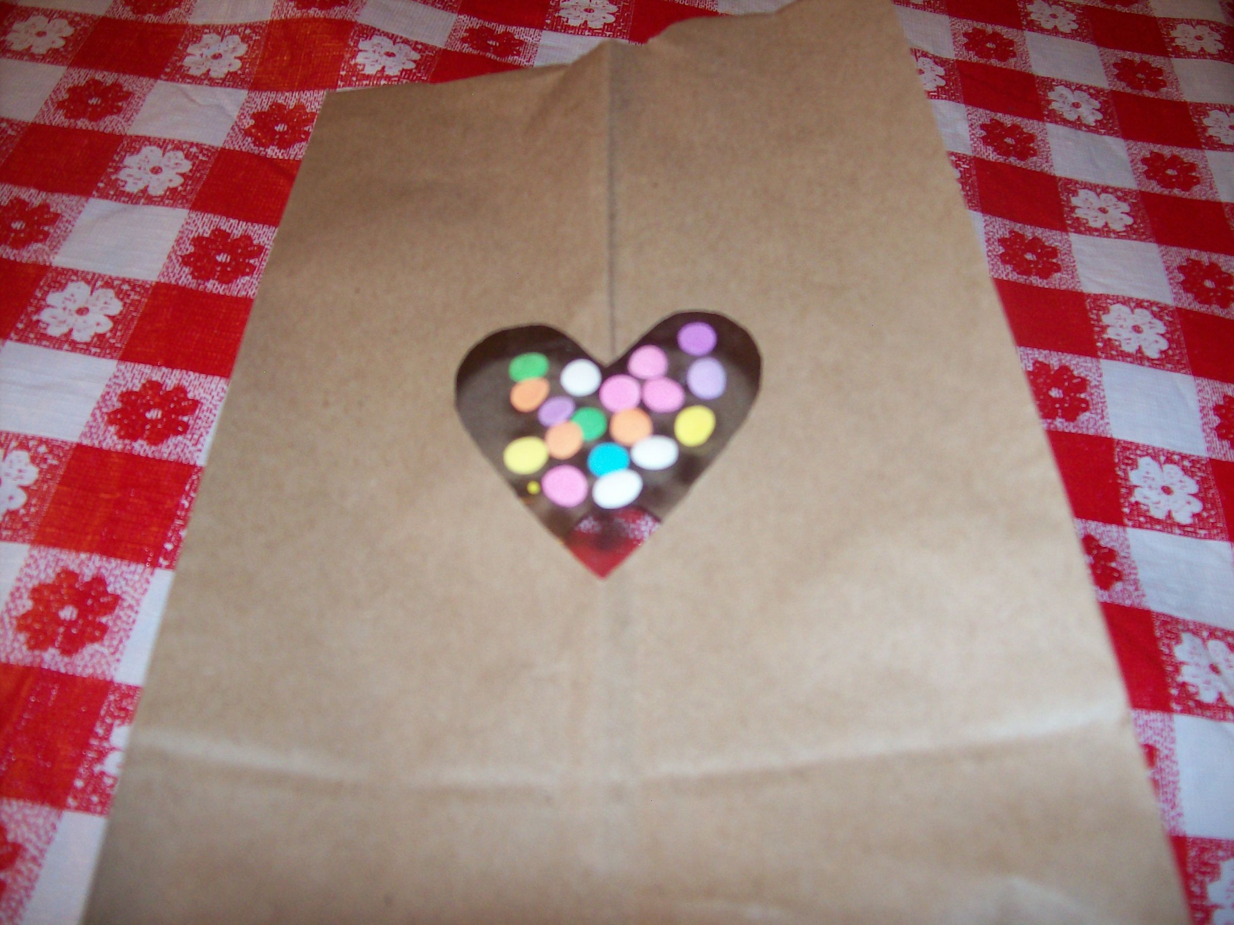 5 Minute Decorative Window Gift Bag EZ! : 4 Steps - Instructables