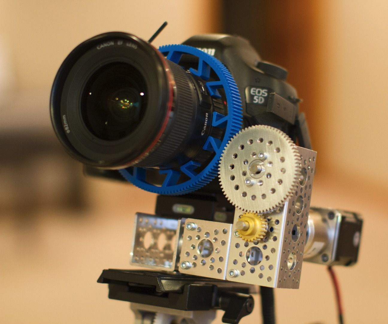 Actobotics Motorized Zoom for DSLR & EMotimo TB3 : 3 Steps - Instructables