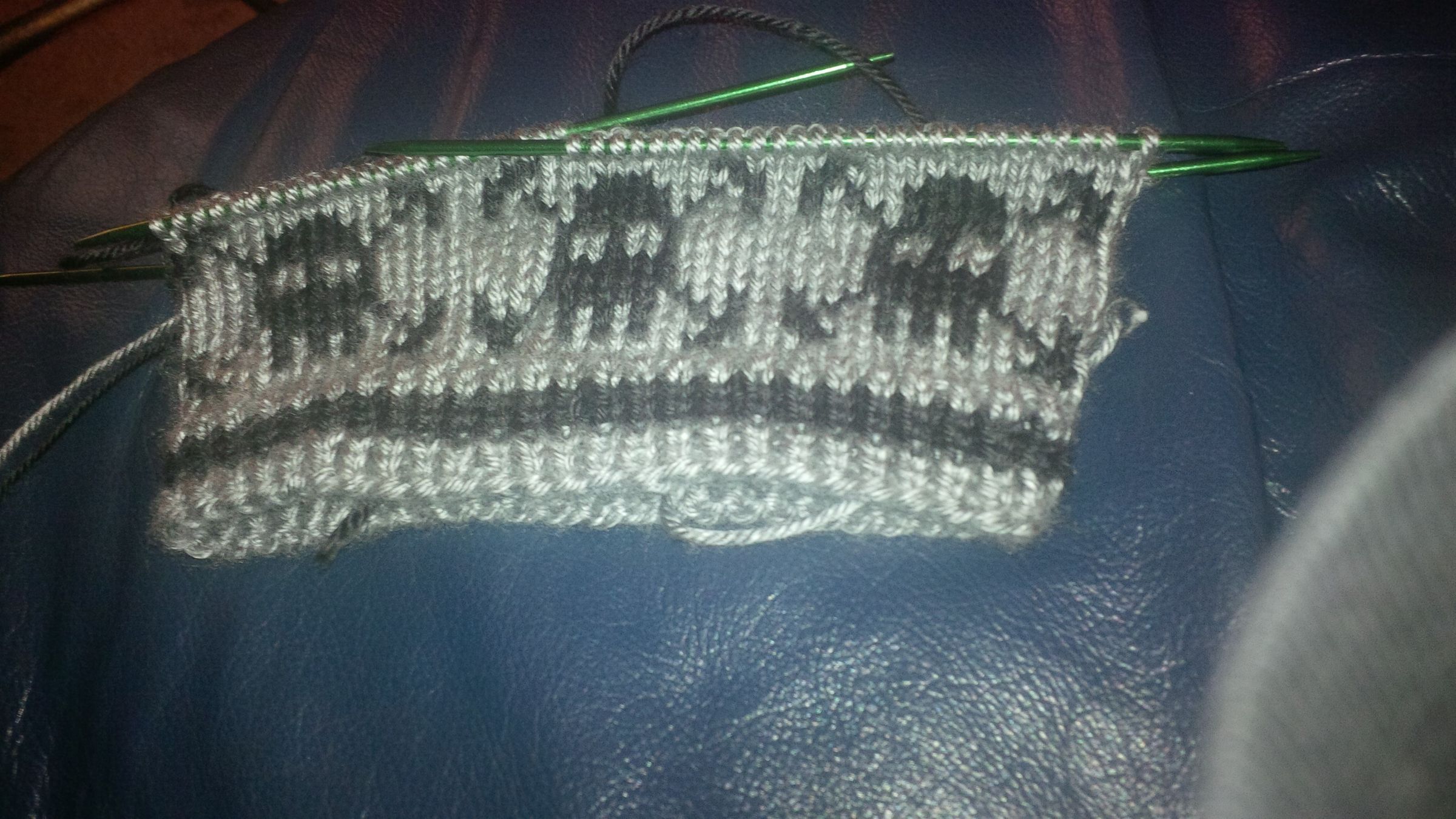 Knitted Skull and Bones Hat for Toddler : 4 Steps - Instructables