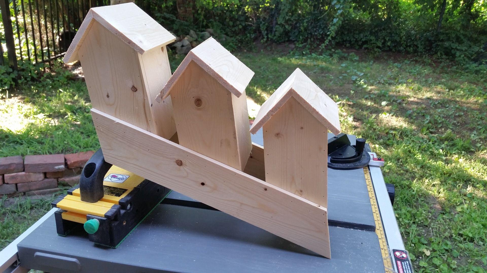 How to Build a Norwegian Bird Condo From a 2X4 : 12 Steps (with ...