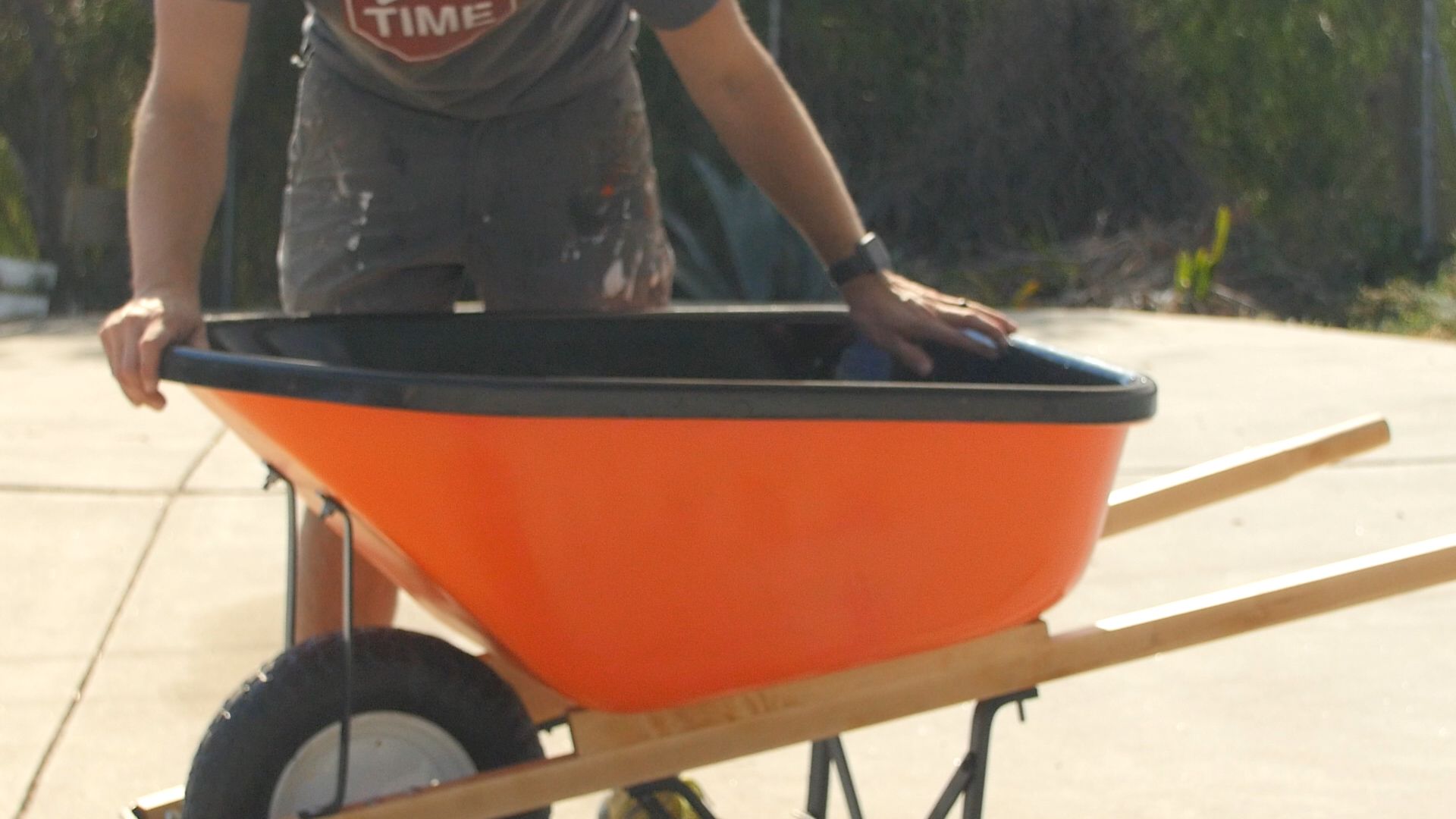 How to Restore an Old Wheelbarrow : 5 Steps (with Pictures) - Instructables
