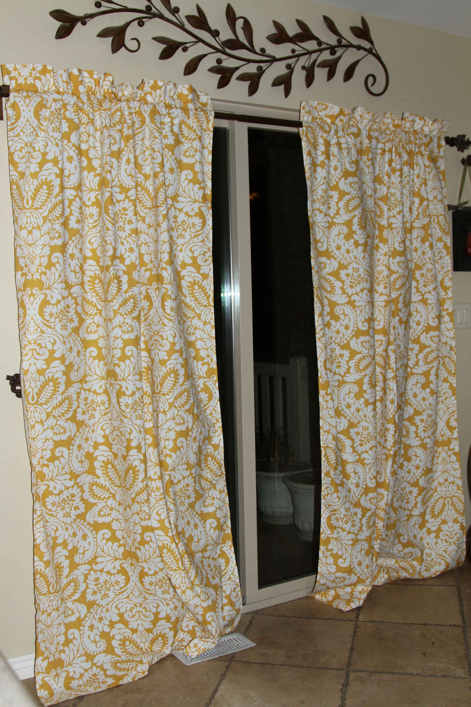 Easy to Make Curtains for Your Sliding Glass Window : 5 Steps (with ...