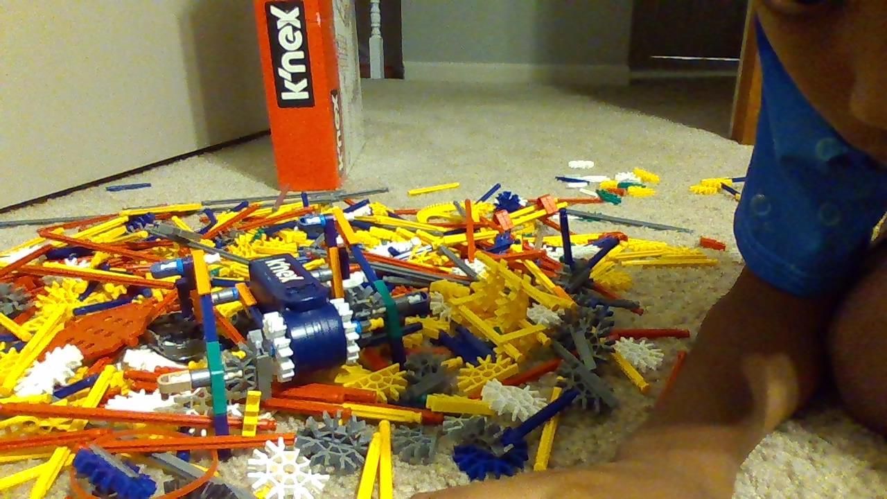 Mini Knex 4 Legged Walking Robot : 7 Steps (with Pictures) - Instructables