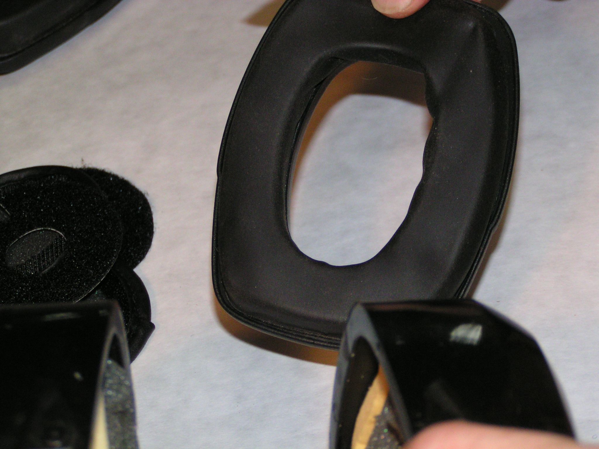 Hearing Protection W/Tunes: Earmuff Modification : 12 Steps (with ...