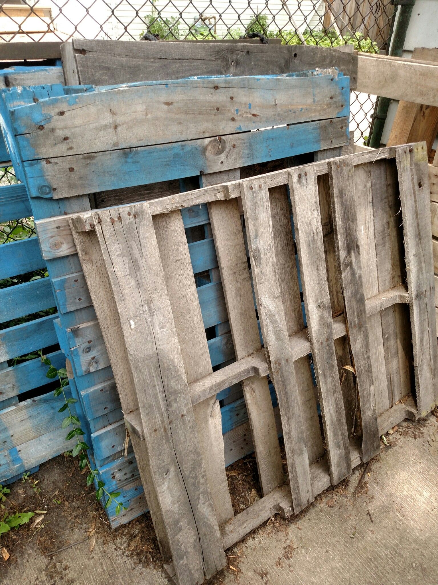 Outdoor Pallet Garden : 10 Steps (with Pictures) - Instructables
